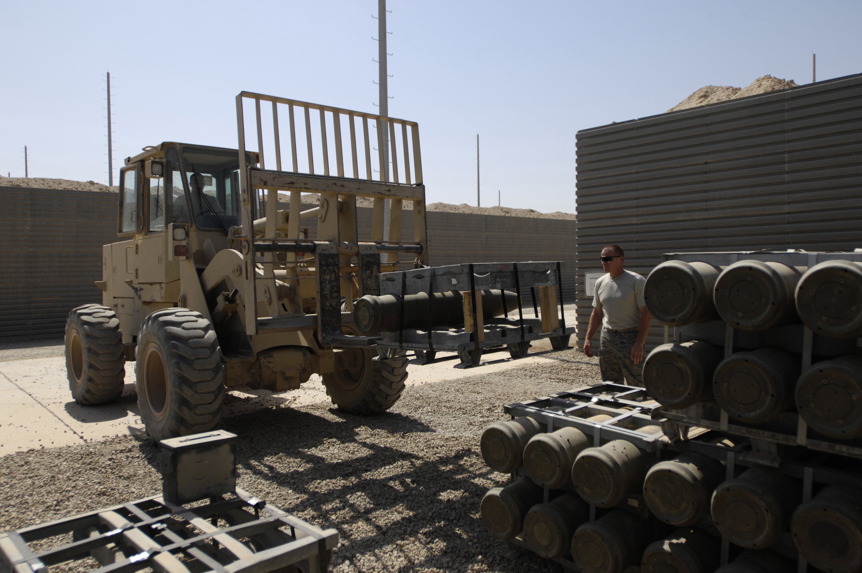 Hauling ordnance > Air Force > Article Display