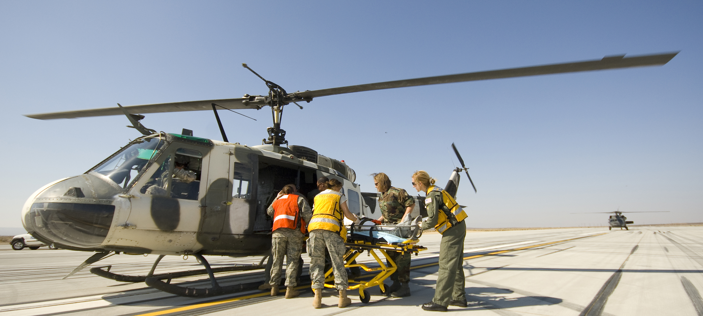 Shuttle exercise clears Edwards for landing > Edwards Air Force Base > News