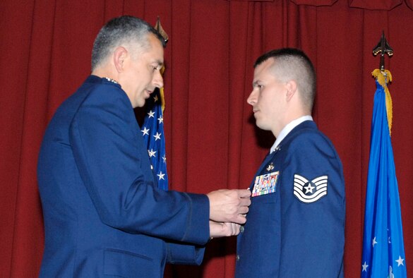 Fairchild sergeant receives bronze star > Fairchild Air Force Base ...
