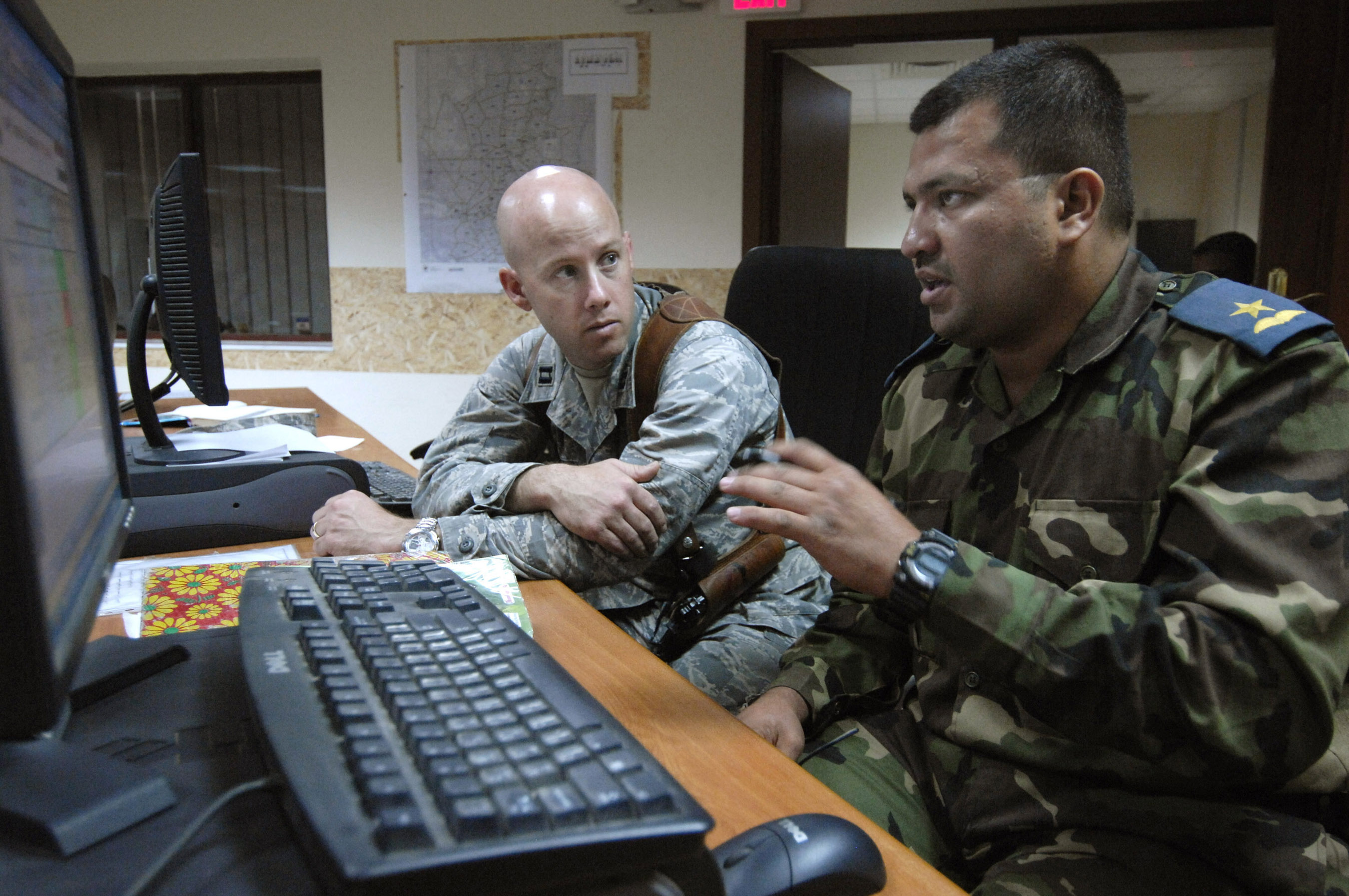 Airmen teach Iraqis Western-style command, control