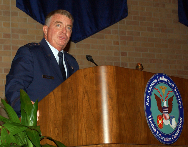 Wilford Hall Commander speaks at graduation