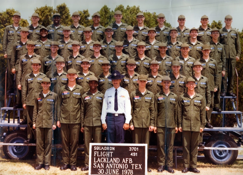 Deployed command chief hits 30-year-mark > U.S. Air Forces Central ...