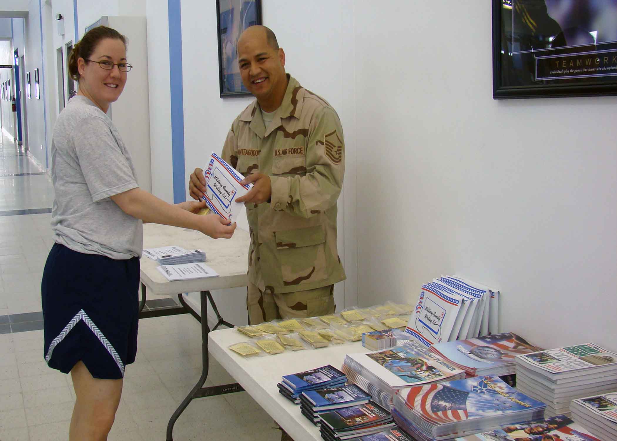 Deployed fathers find ways to keep in touch with families > U.S. Air ...