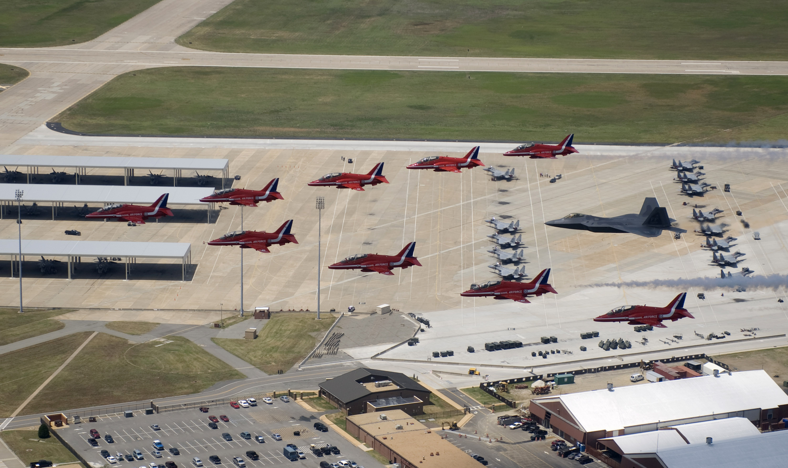 Raptor joins Red Arrows > Air Force > Article Display