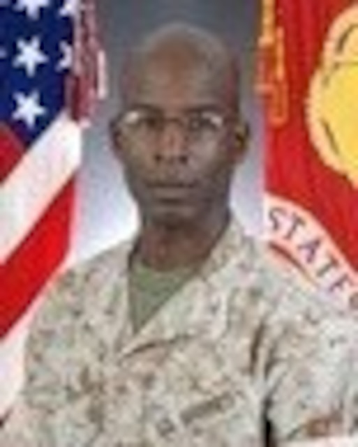 Senior communications colonel calls it a career > United States Marine ...