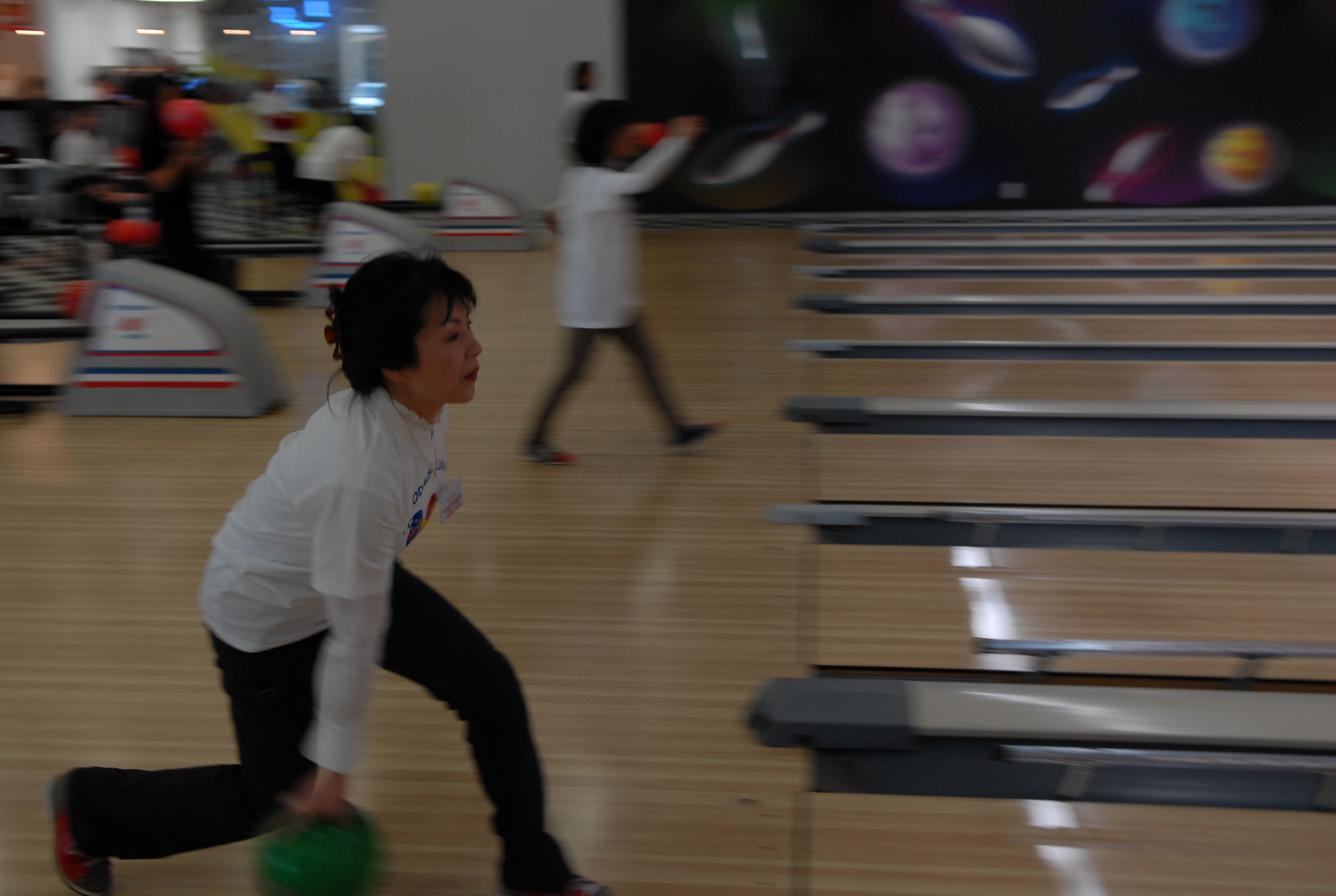 Spouses exchange cultures at bilateral event