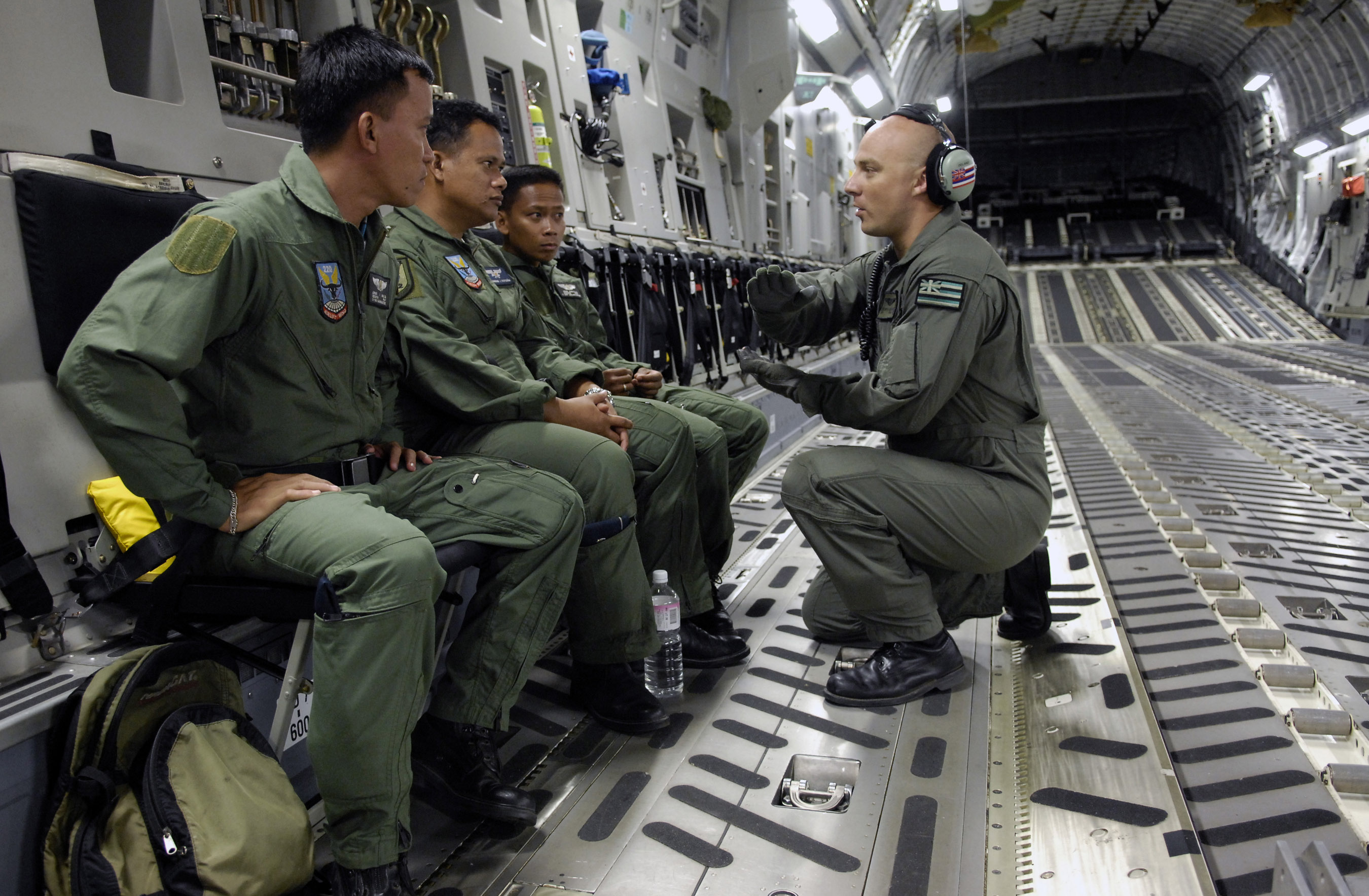 Exercise Balikatan '08 tests ability to deliver > Air Force > Article ...
