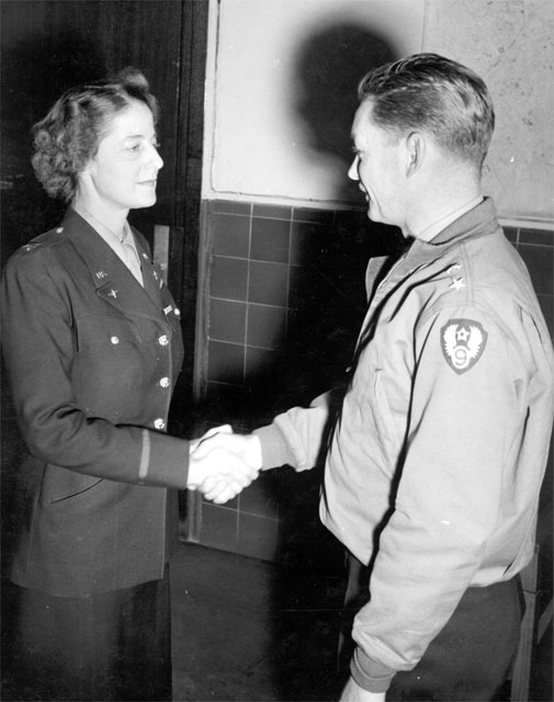 WAC congratulated by AF general