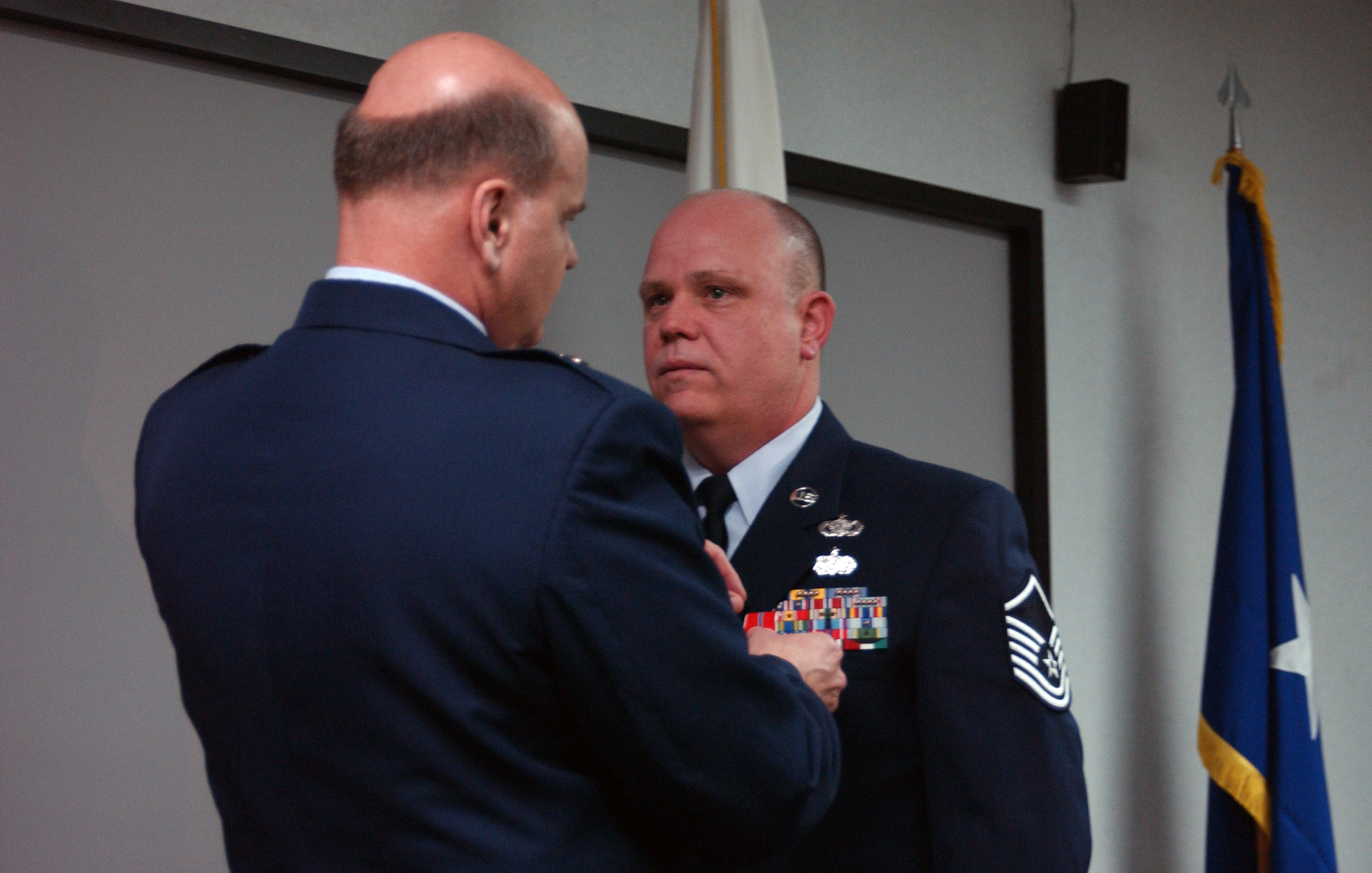 OSI agent recieves Bronze Star award