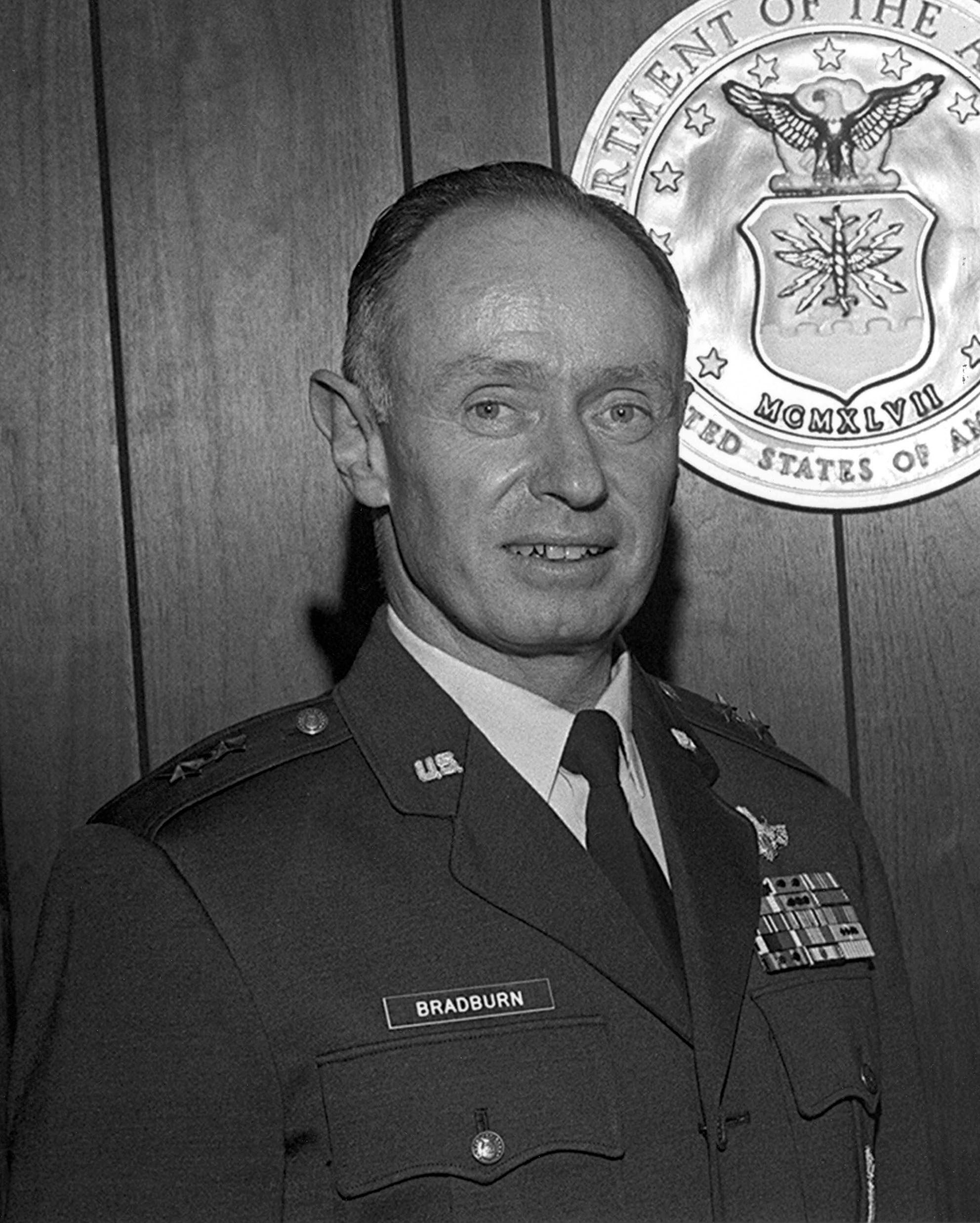 MAJOR GENERAL DAVID D. BRADBURN > Air Force > Biography Display