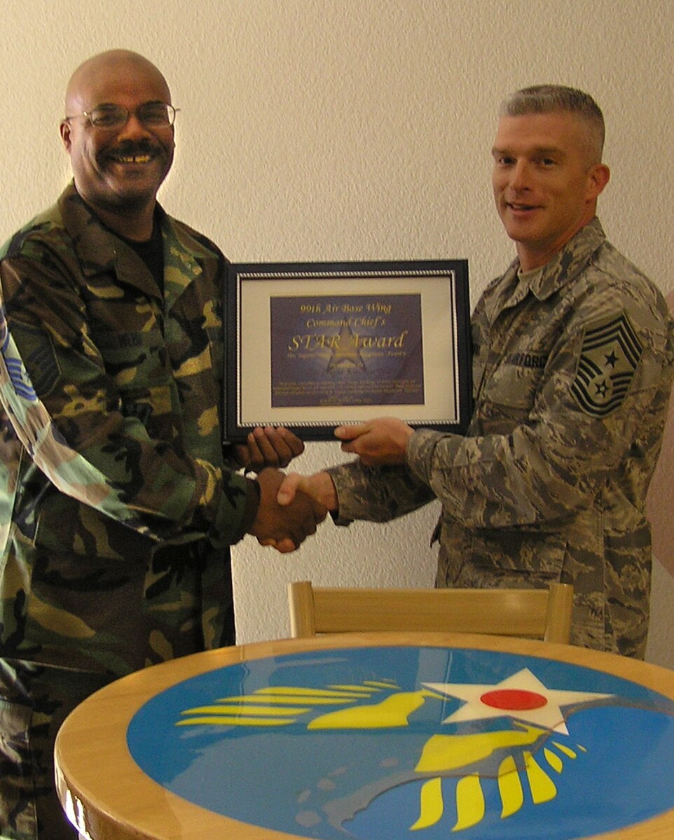 99th ABW Command Chief delivers STAR award > Nellis Air Force Base ...
