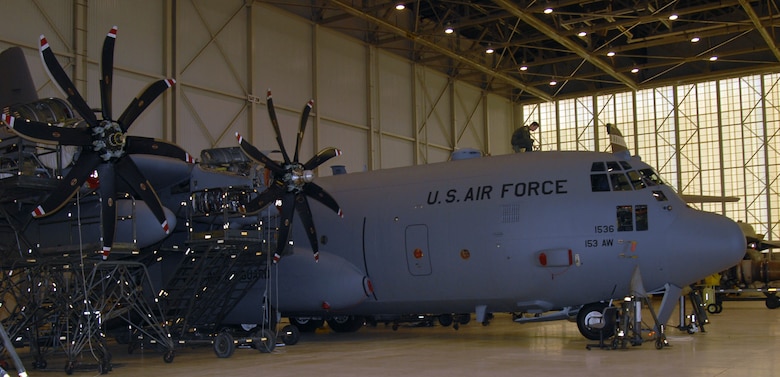 418th FLTS outfits Antarctic-bound C-130 with 8 blades > Edwards Air ...