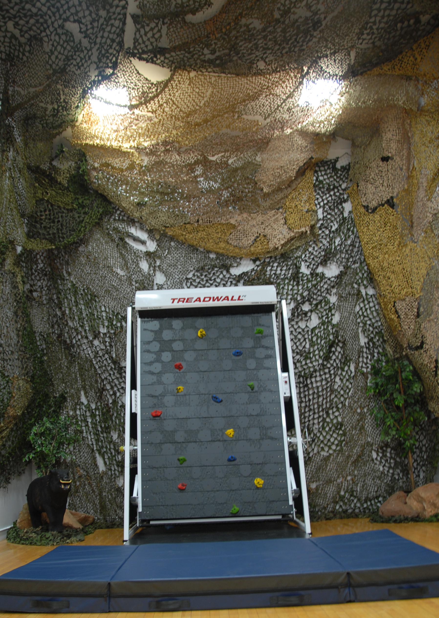 Altus AFB fitness center creates climbing room > Altus Air Force Base ...