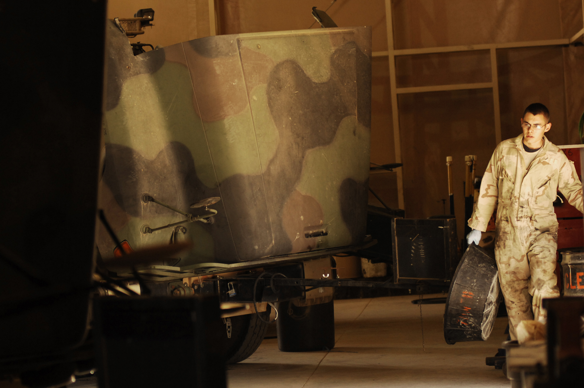 COMBAT TRUCKERS: Airmen support OIF ground convoy missions > Whiteman ...