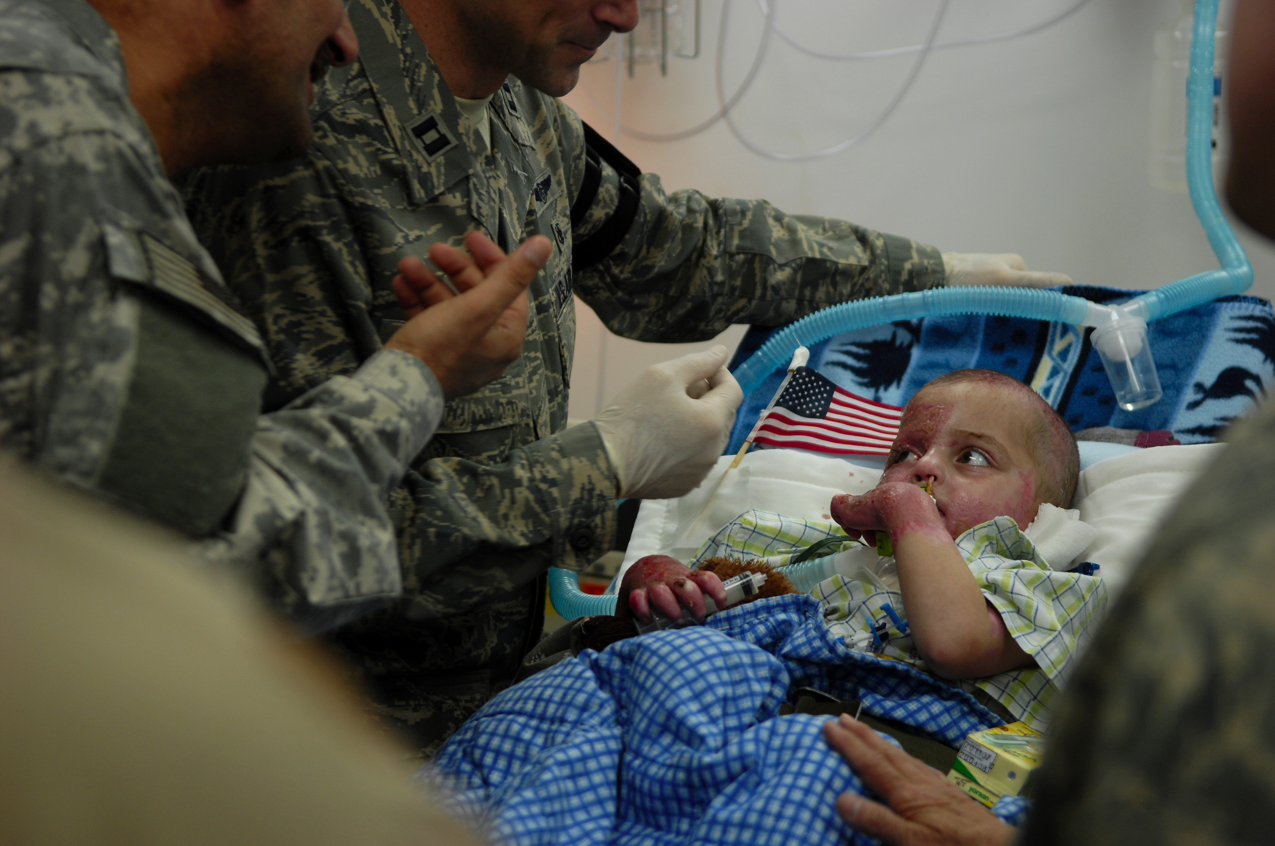 Iraqi burn victim transported to U.S. > U.S. Air Forces in Europe - Air ...