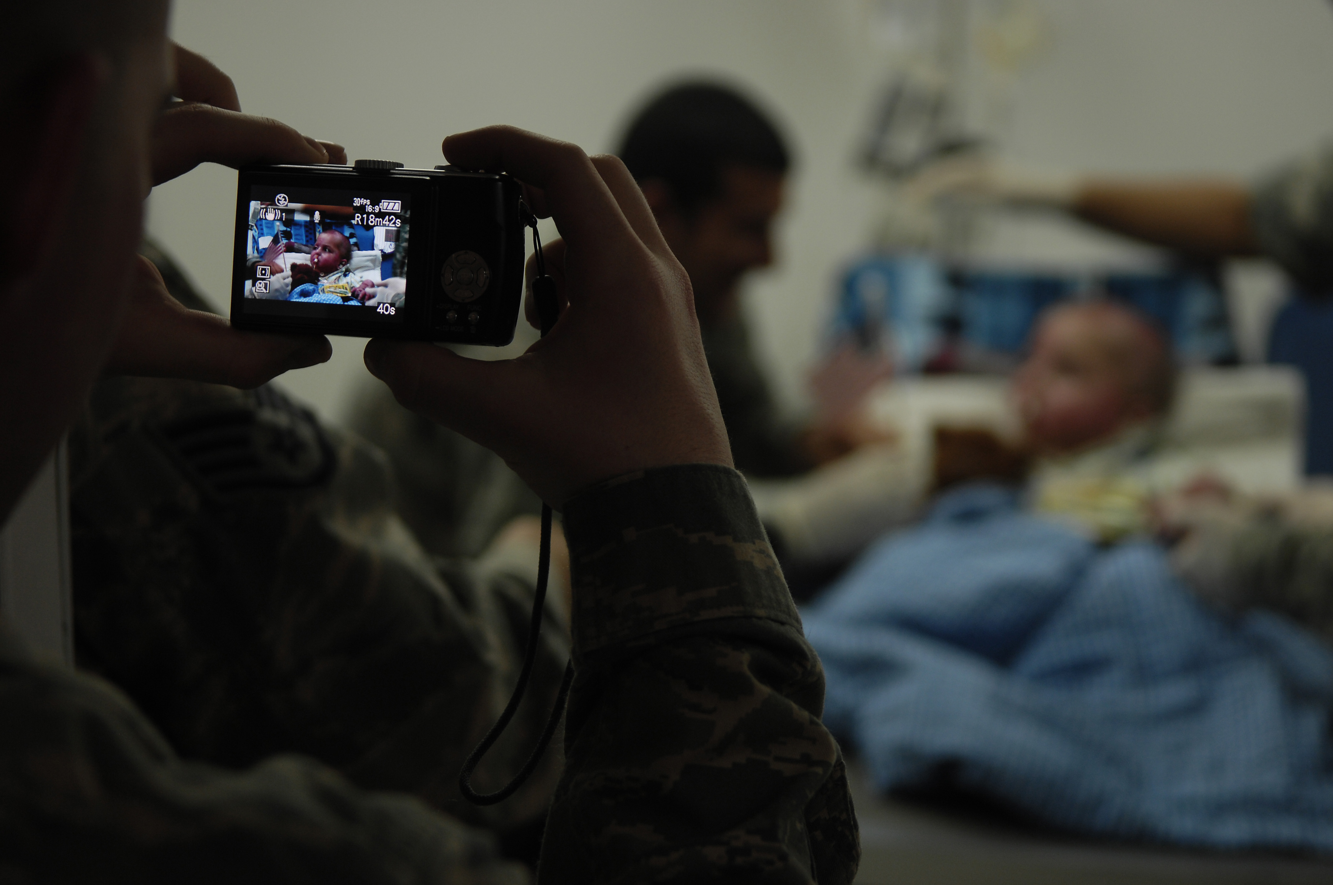 Iraqi burn victim transported to U.S.