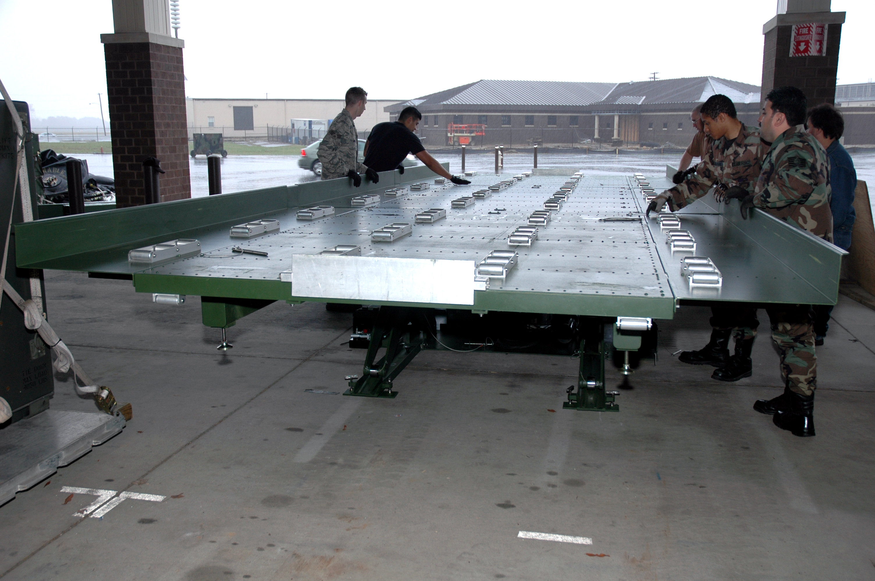 Air Mobility Battlelab's deployable hydraulic lift initiative aims to ...