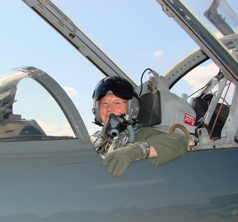 General Carlson speaks to 36 years of AF history > Vance Air Force Base ...