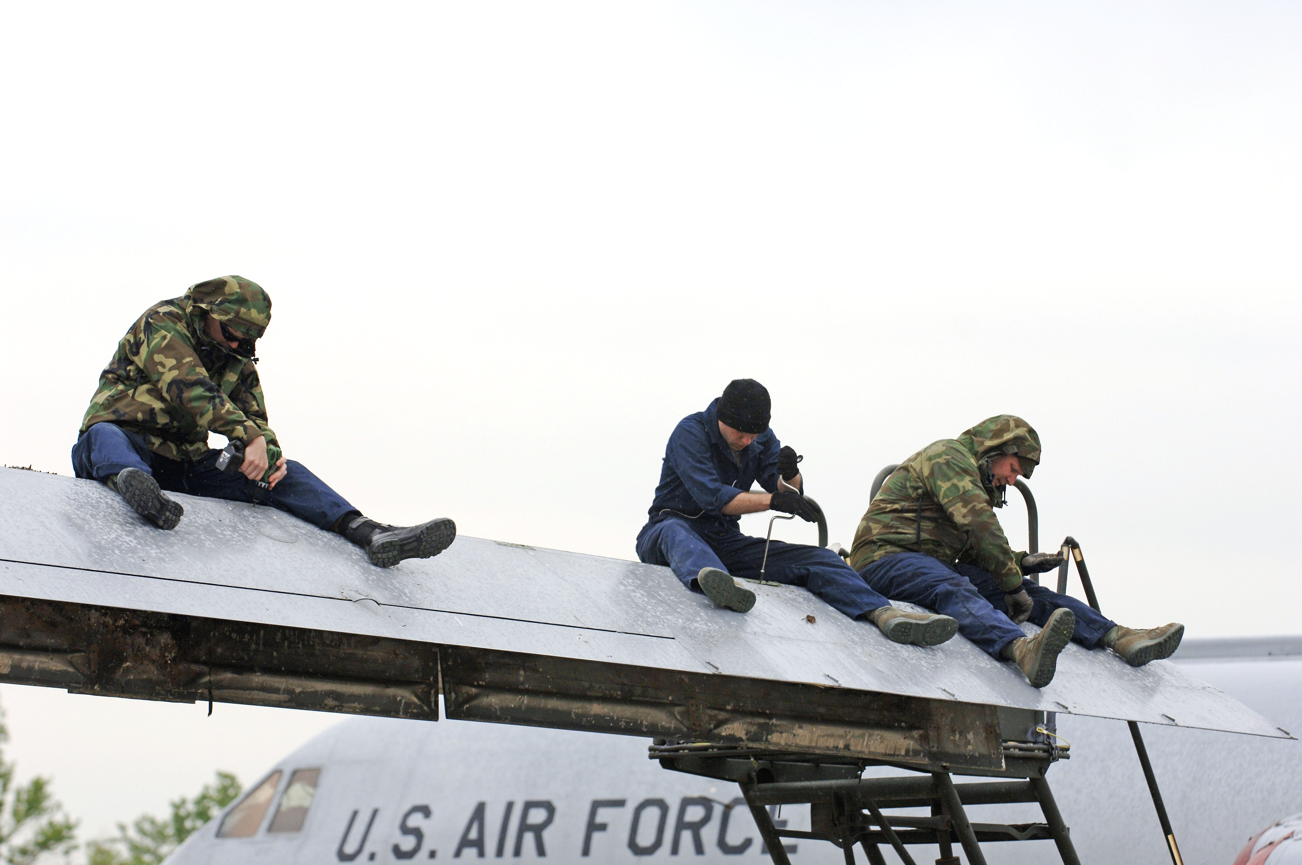 Work begins on plane preservations > Scott Air Force Base > Article Display