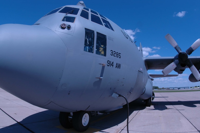 Minneapolis gets first C-130H3 from Niagara Falls > Air Force Reserve ...
