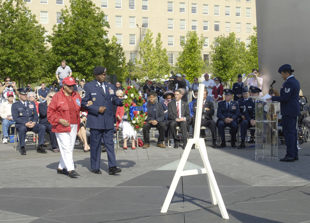 Airmen participate in wreath-laying ceremony at Air Force Memorial ...