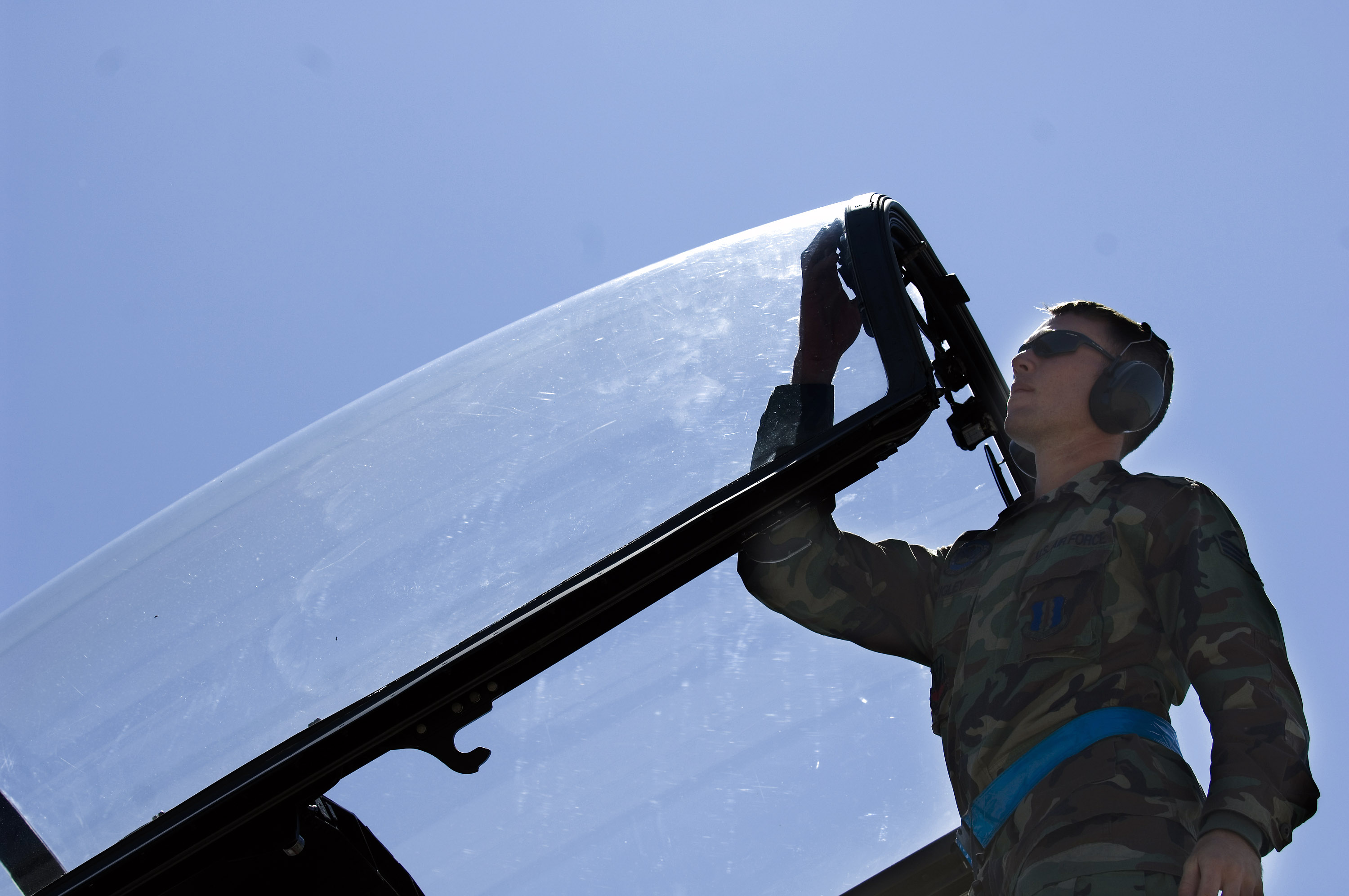 Seven countries hone fighter pilot skills during Maple Flag > Air Force ...