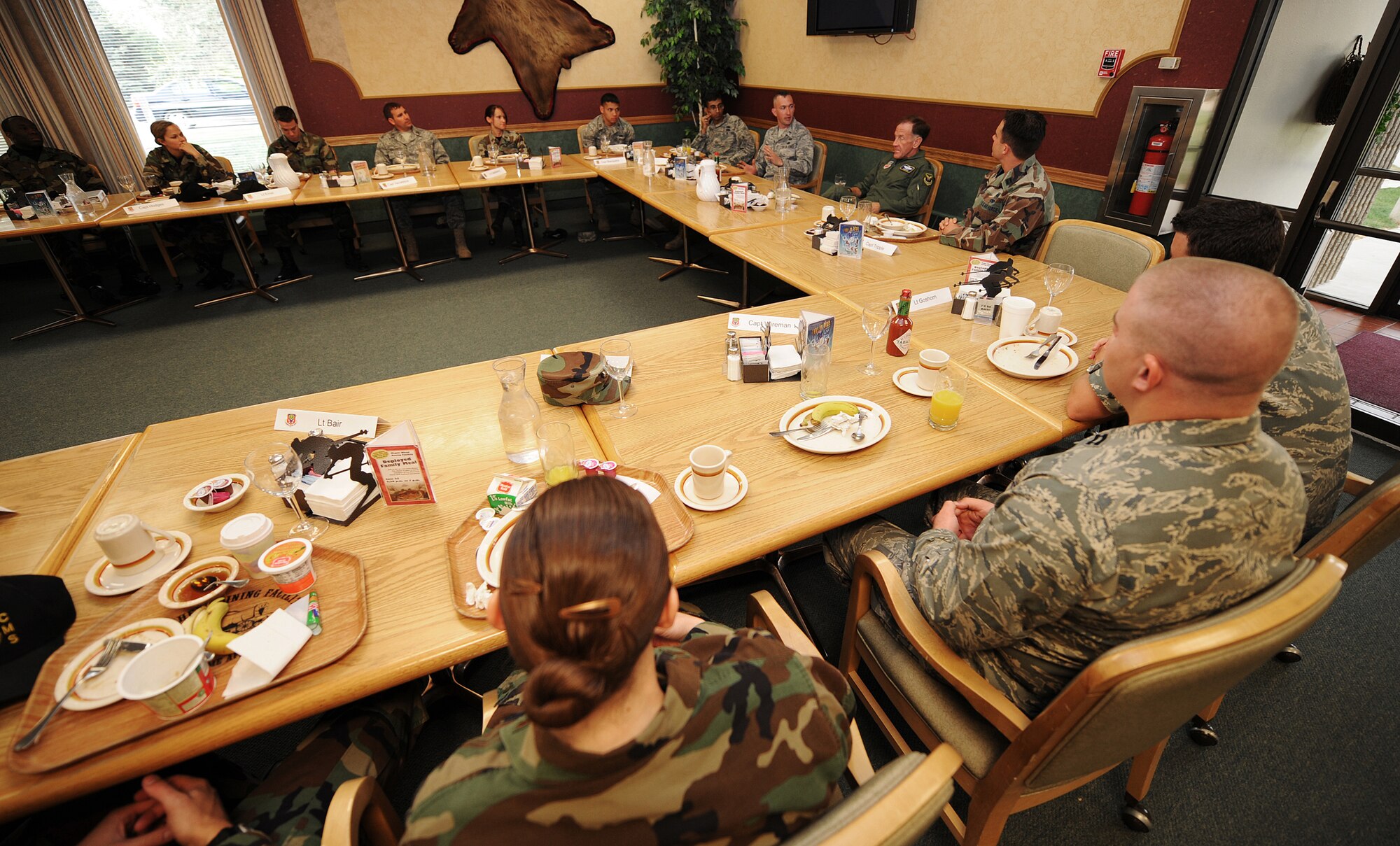 12th AF commander visits company grade officers > Mountain Home Air ...
