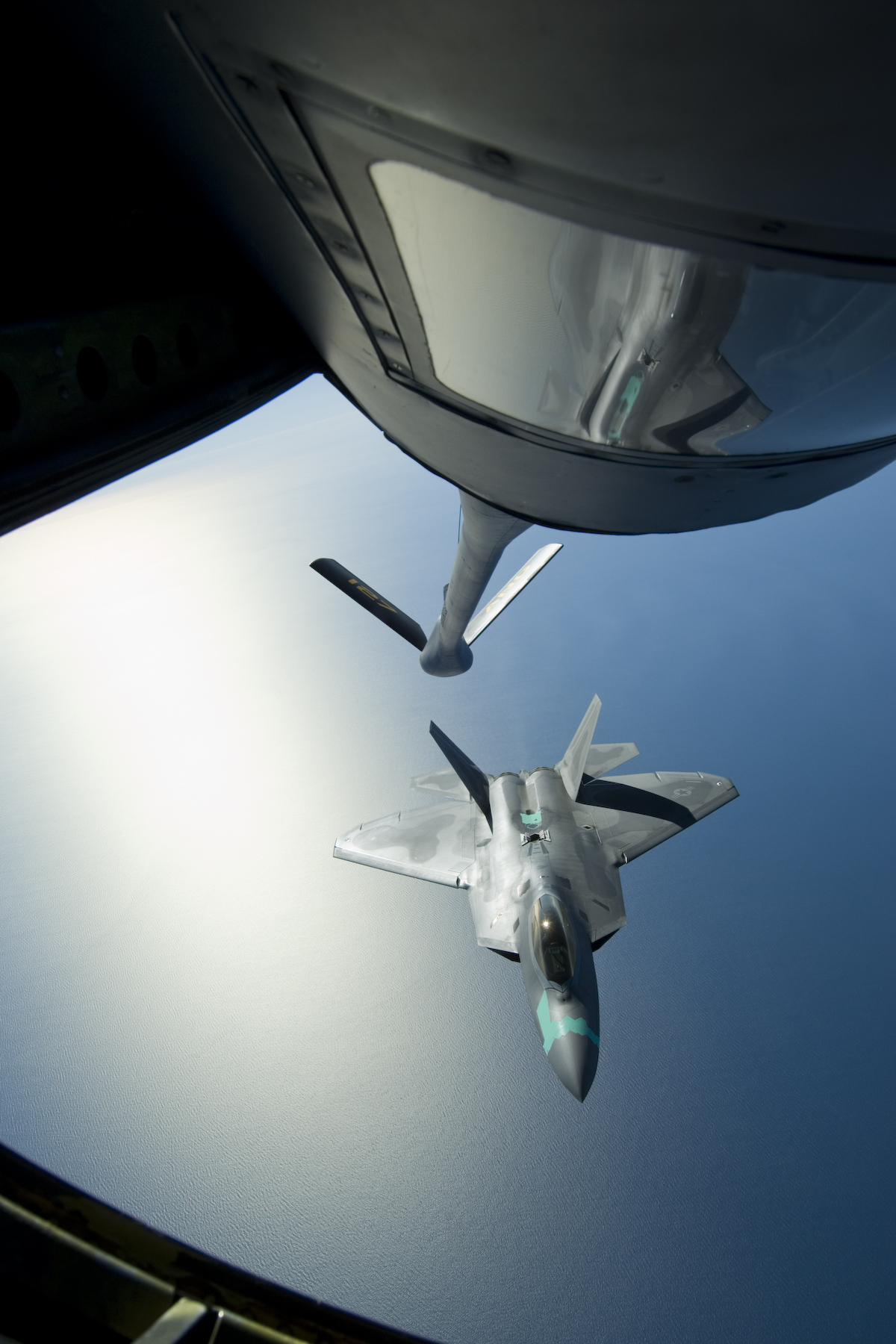 Refueling F-22