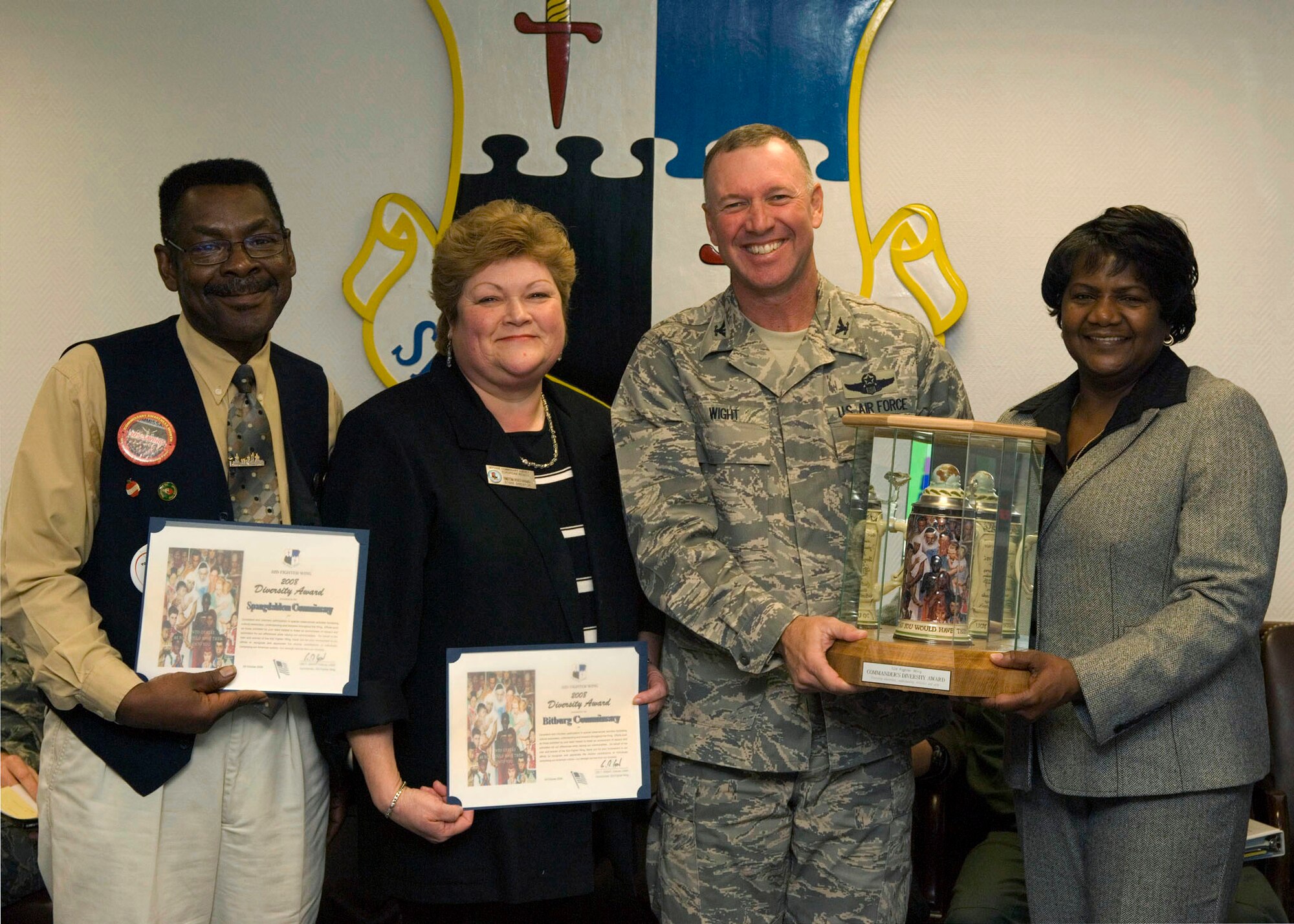 Two Sabers earn diversity award > Spangdahlem Air Base > Article Display