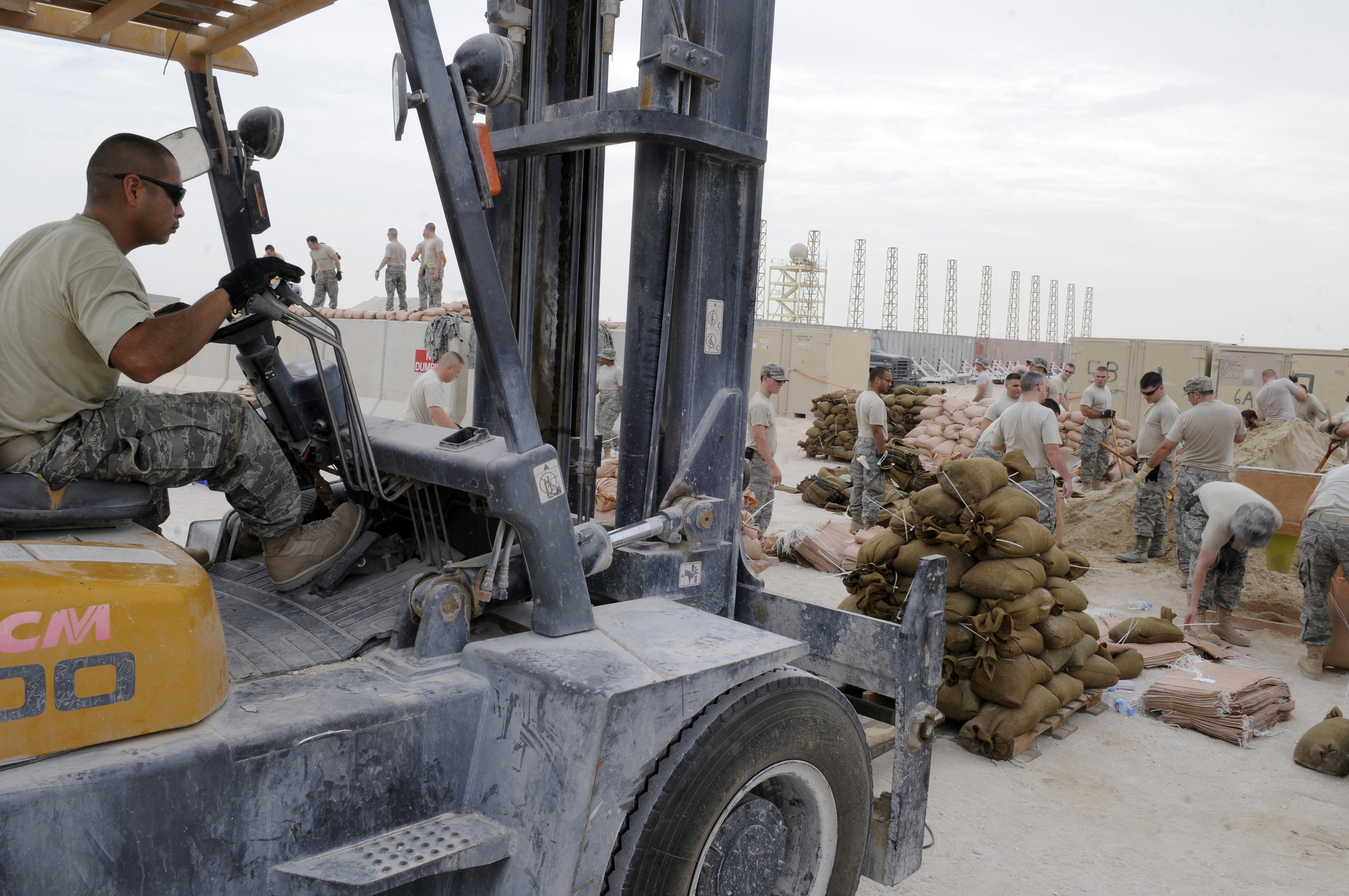 Working in the sand > Air Force > Article Display