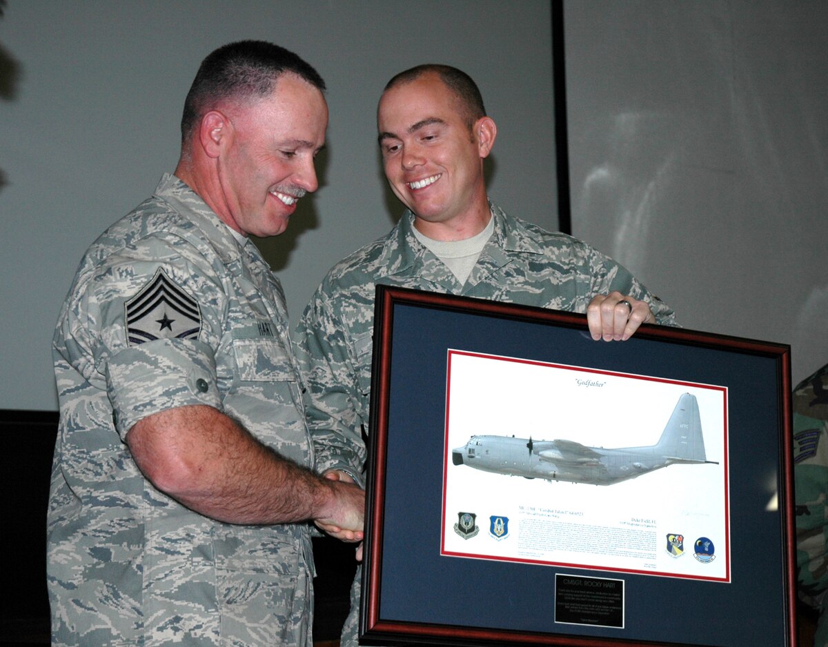 Wing's outgoing top chief shares parting thoughts > 919th Special ...