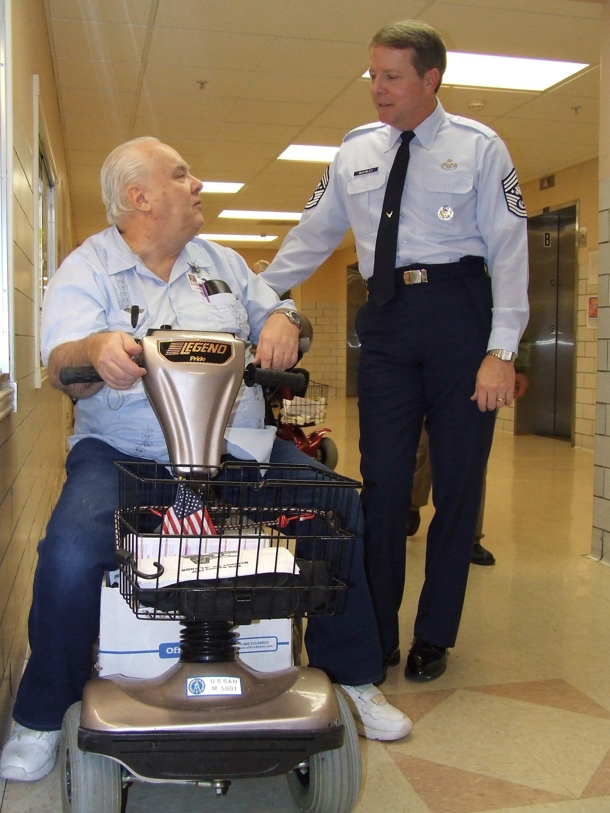 CMSAF visits Armed Forces Retirement Home