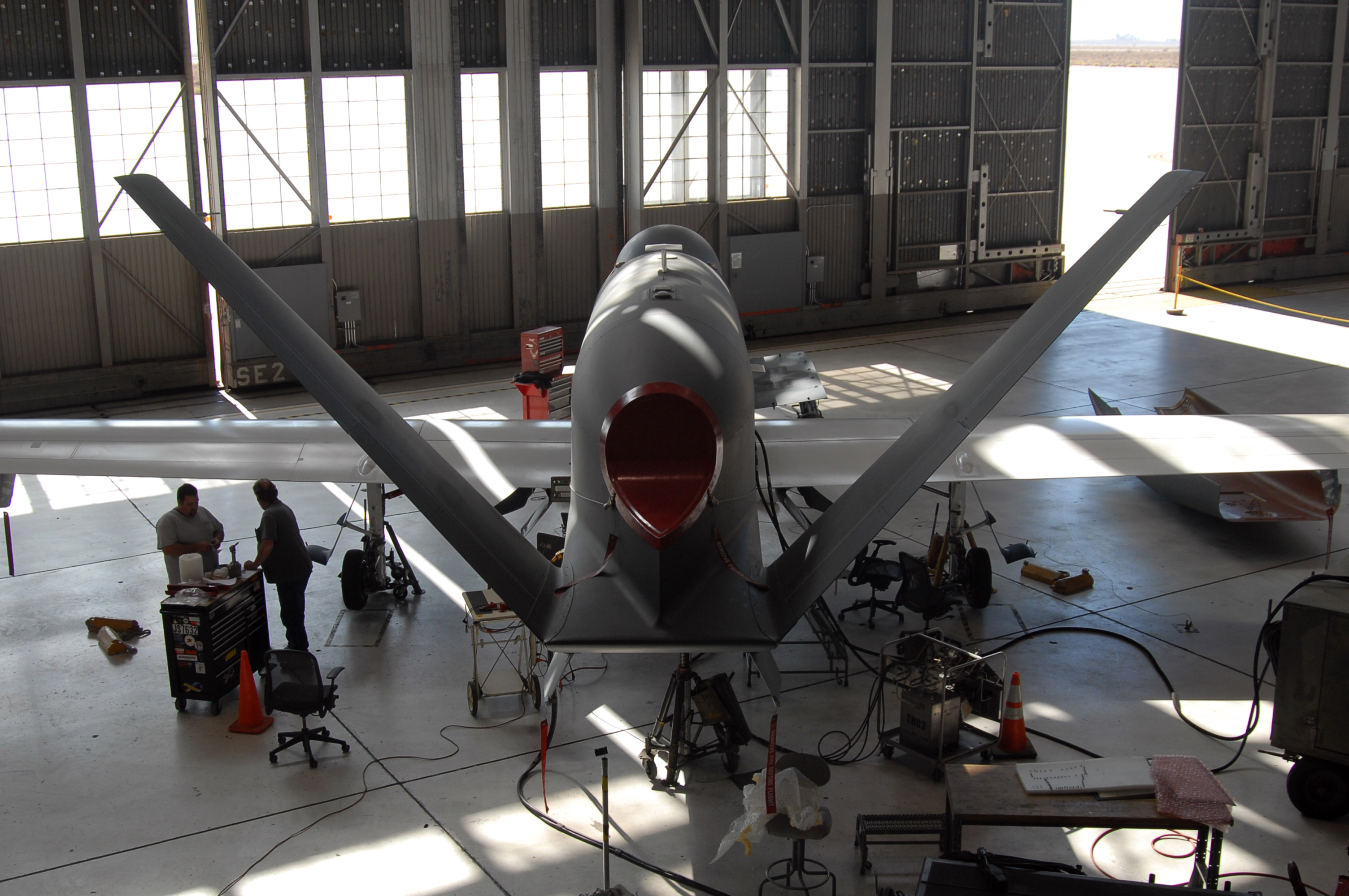 Edwards test squadron test drives Global Hawk > Air Force > Article Display