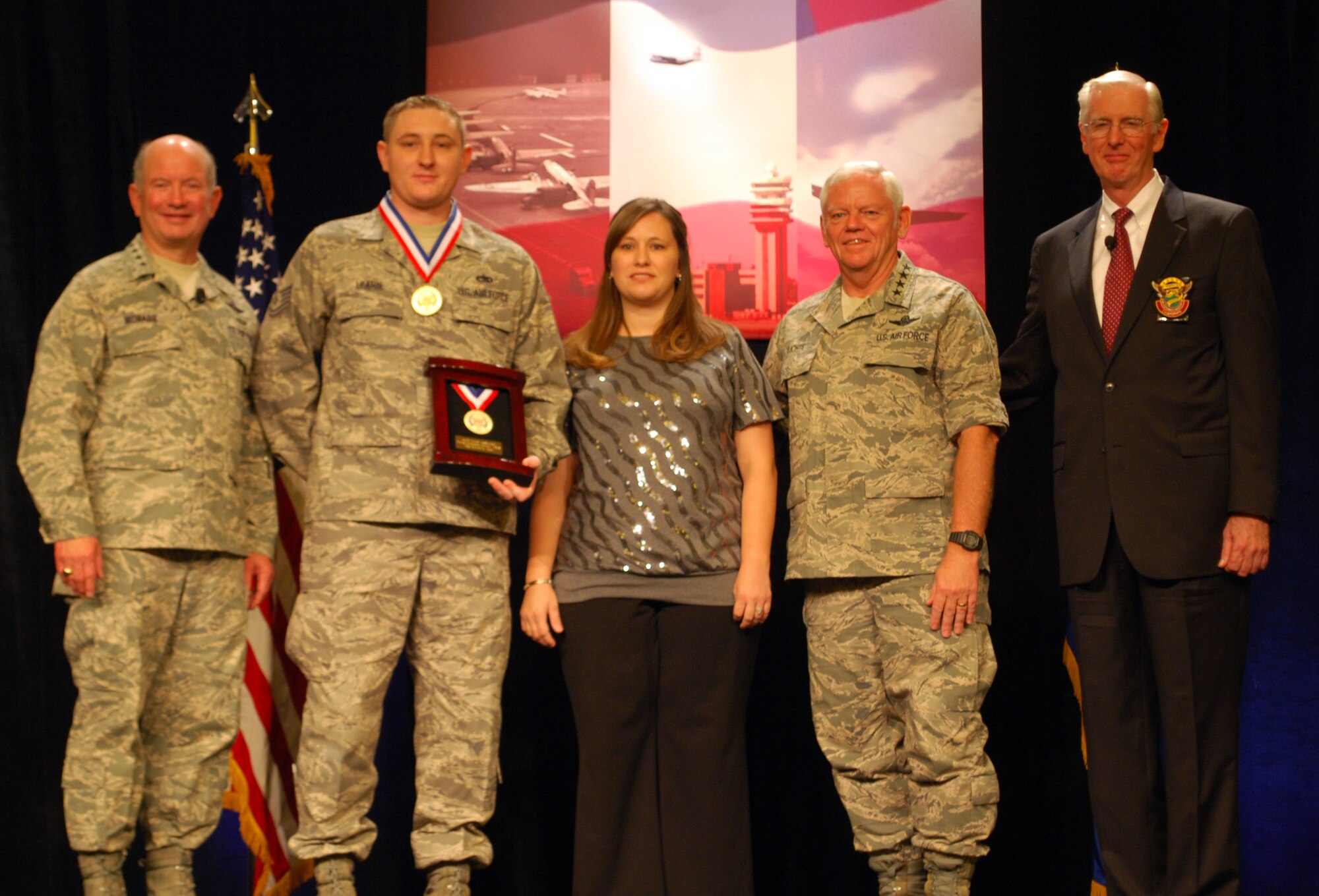 Reservist receives ATA Young Leadership Award > 315th Airlift Wing ...