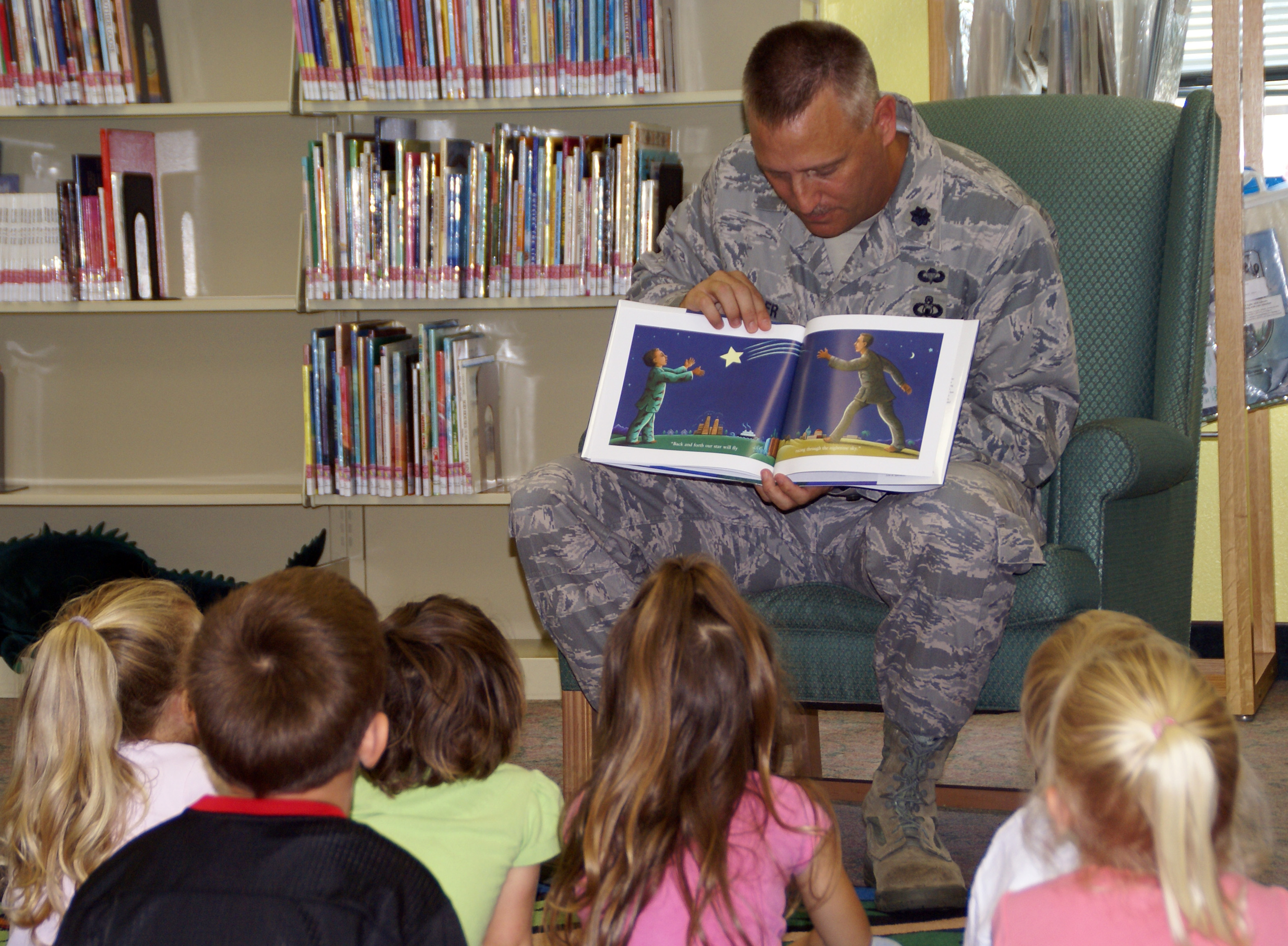 Eglin library encourages kids to read > Eglin Air Force Base > Article ...