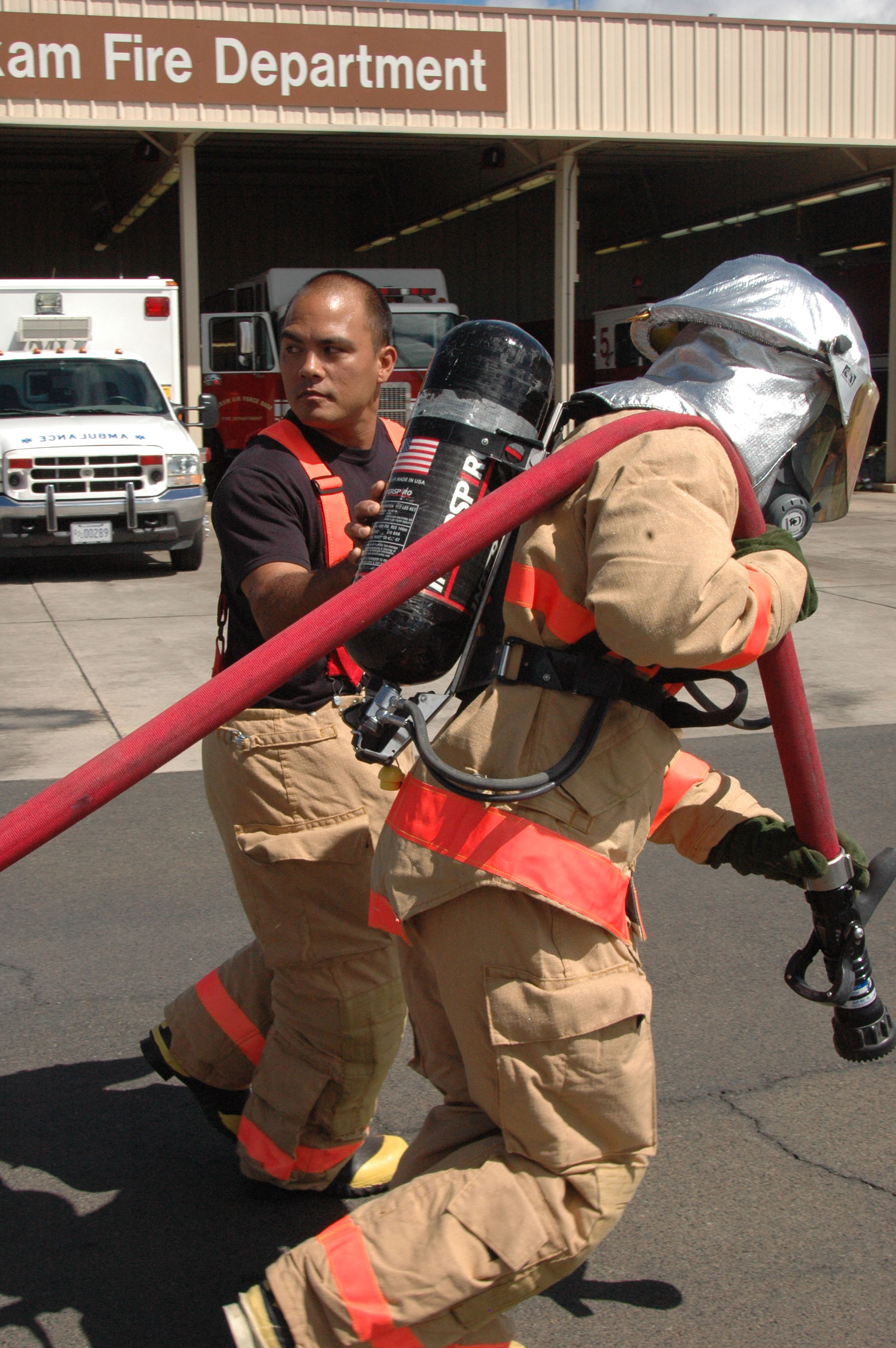 624th CES firefighters train on confidence course > 4th Air Force > Display