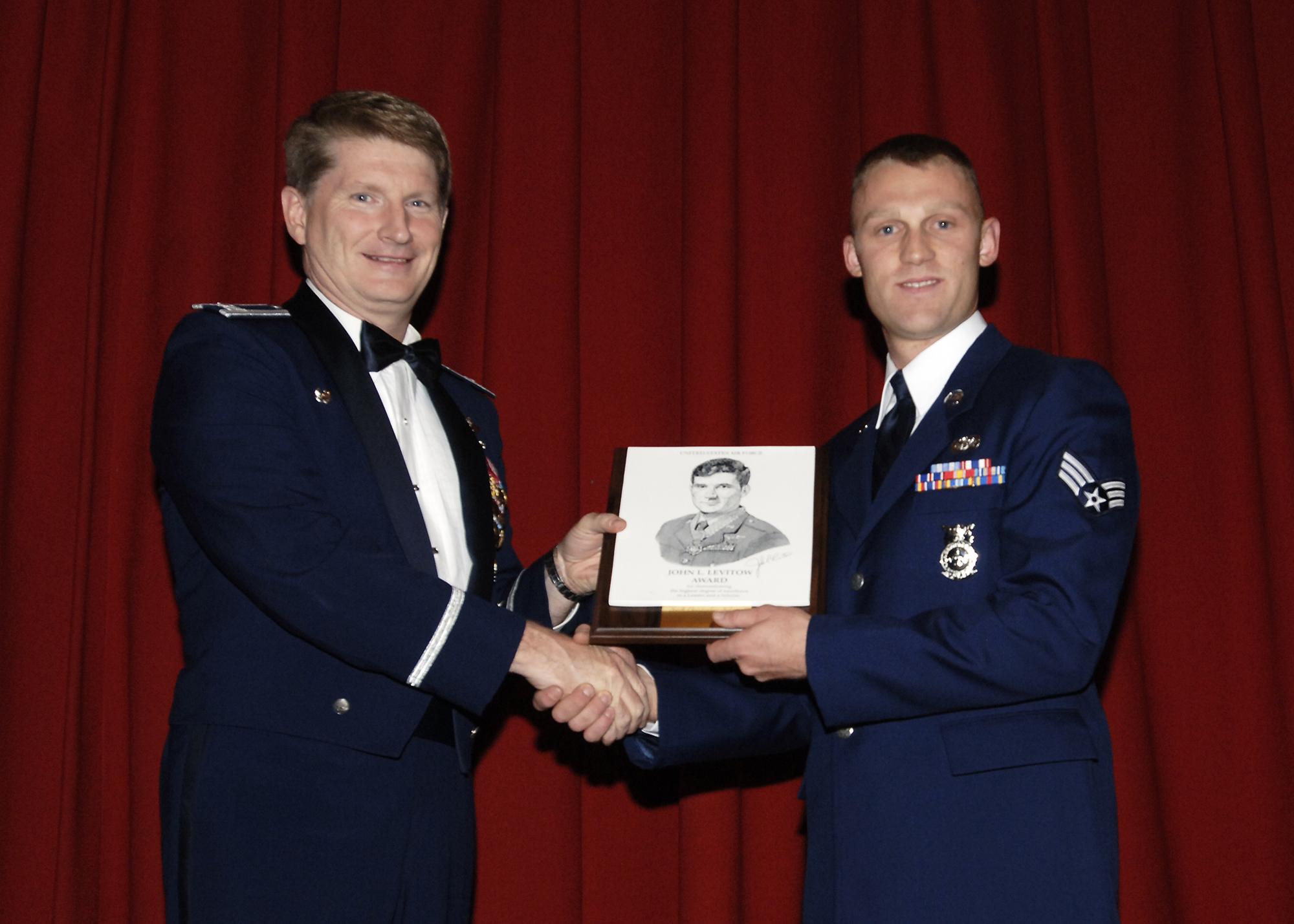 Fire fighter receives Levitow Award > Fairchild Air Force Base ...