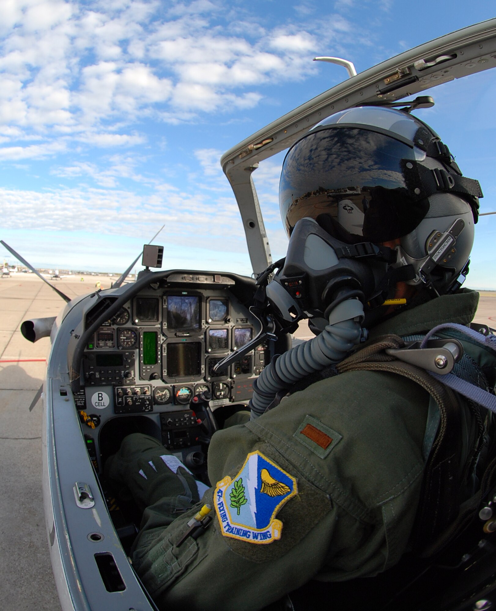 Student pilot makes final pre-flight checks before flying > Laughlin ...
