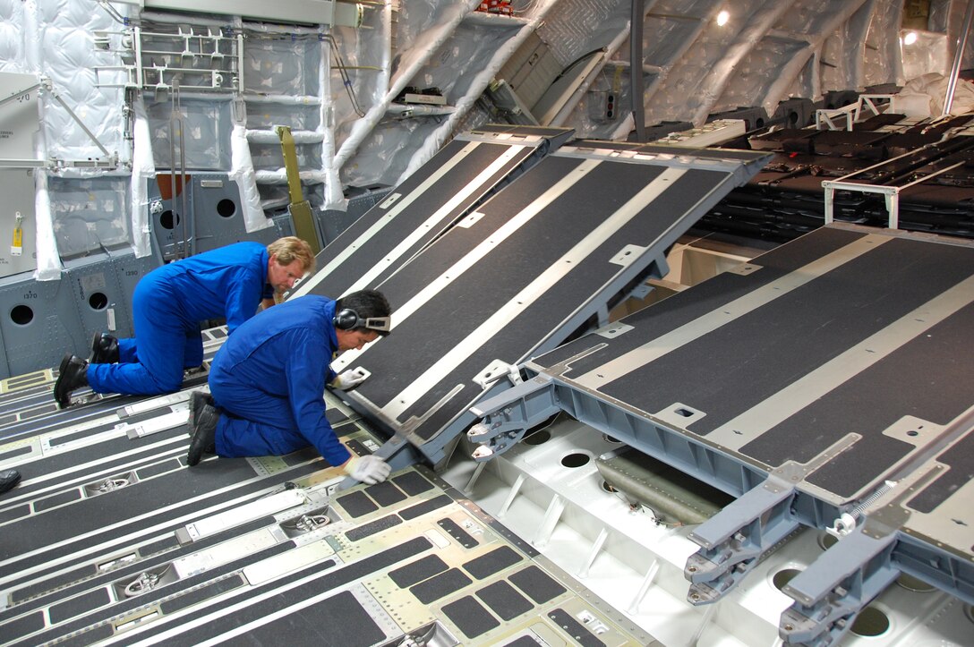 Boeing engineers adjust ramp toes