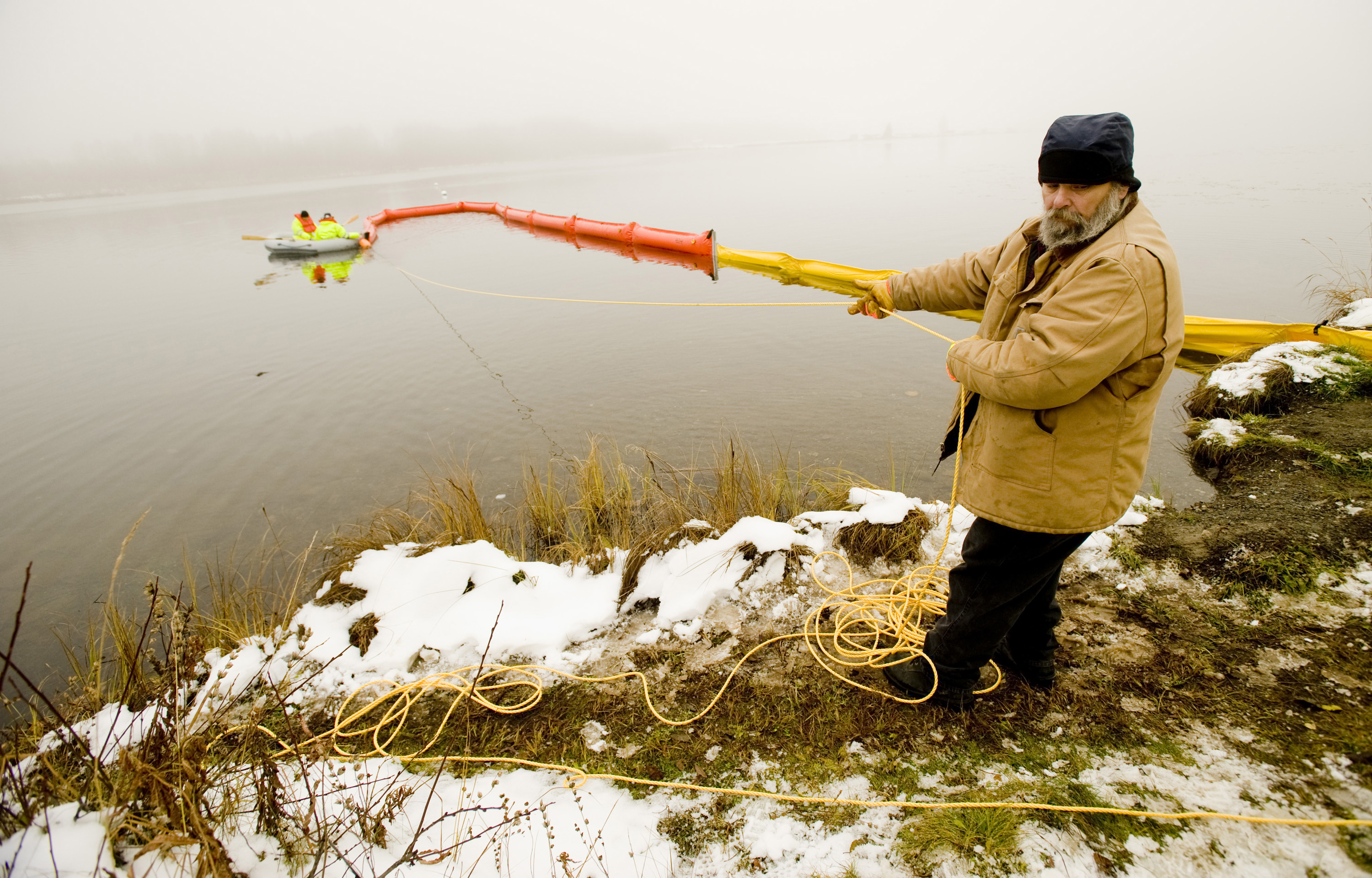 611th CES trains for spills > Joint Base Elmendorf-Richardson > Articles