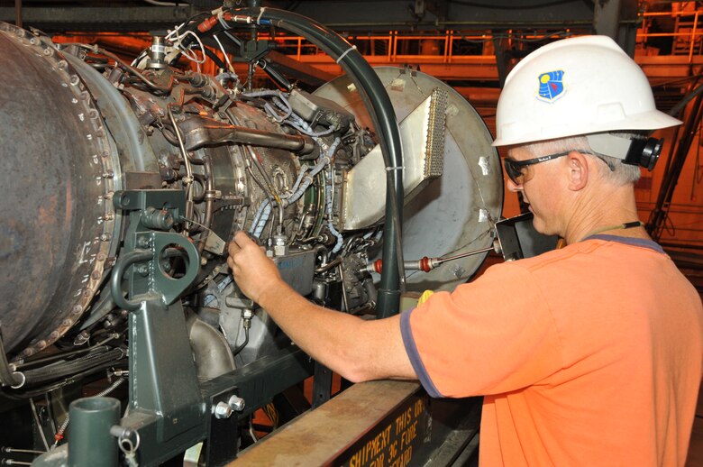 Memorandum of agreement for testing facility signed > Arnold Air Force ...