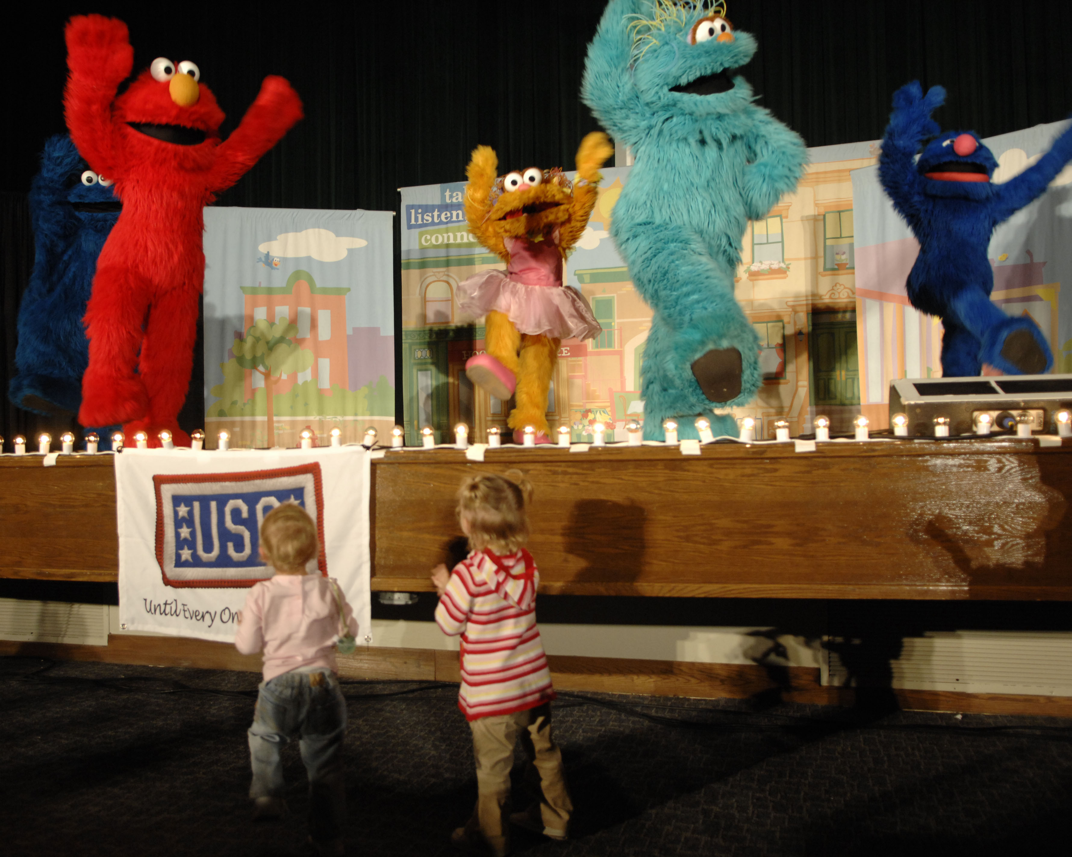 Elmo and friends delight audiences of all ages > Joint Base Andrews ...