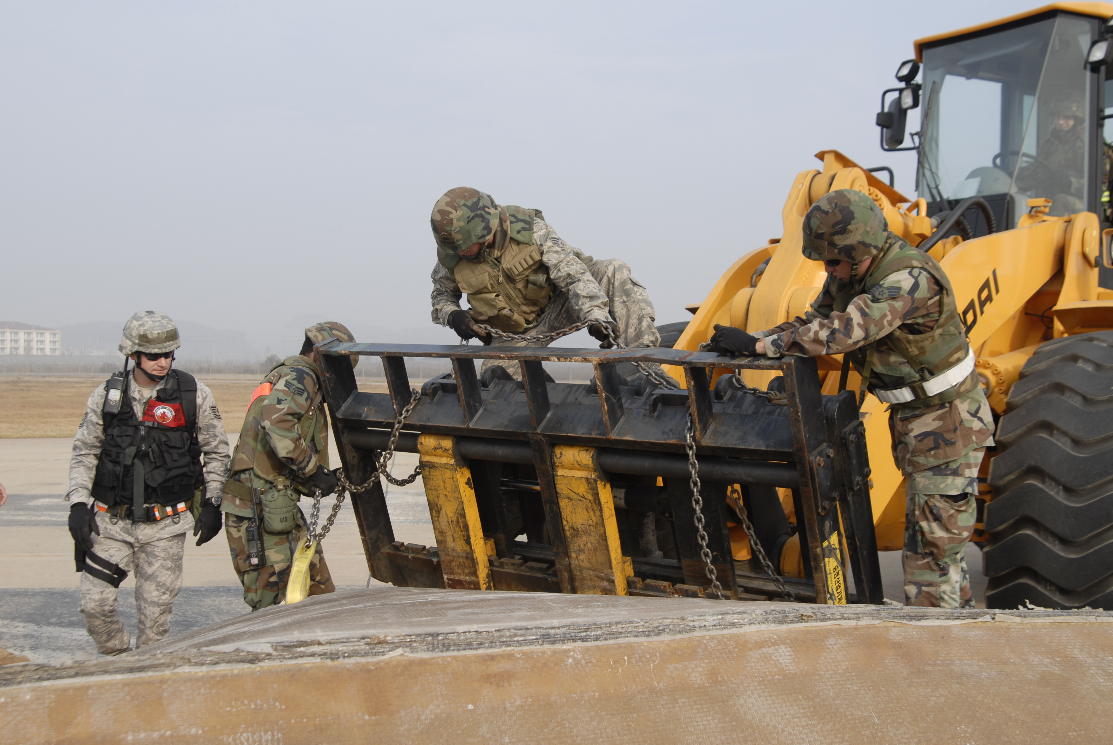 USAF, ROKAF test runway recovery operations > Pacific Air Forces ...