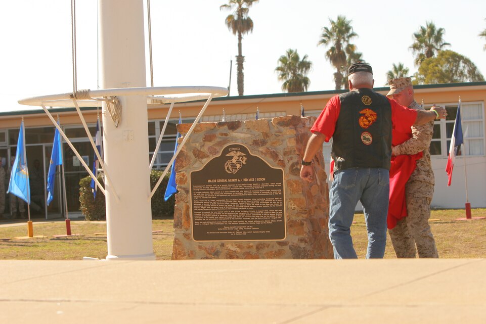 Local non-profit dedicates monument in honor of Marine Corps Maj. Gen ...