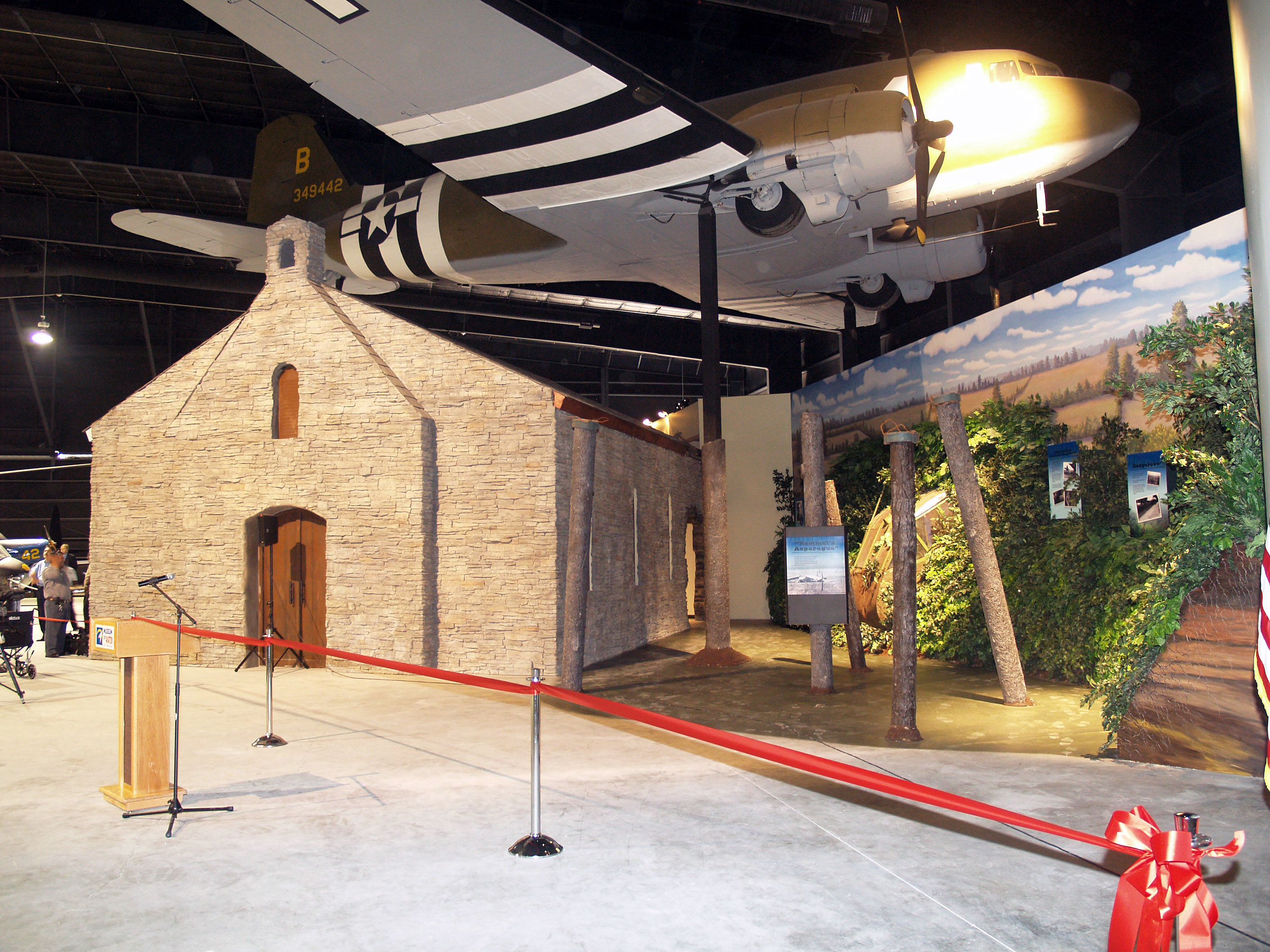 WWII veterans attend museum D-Day exhibit opening > Air Force > Article ...