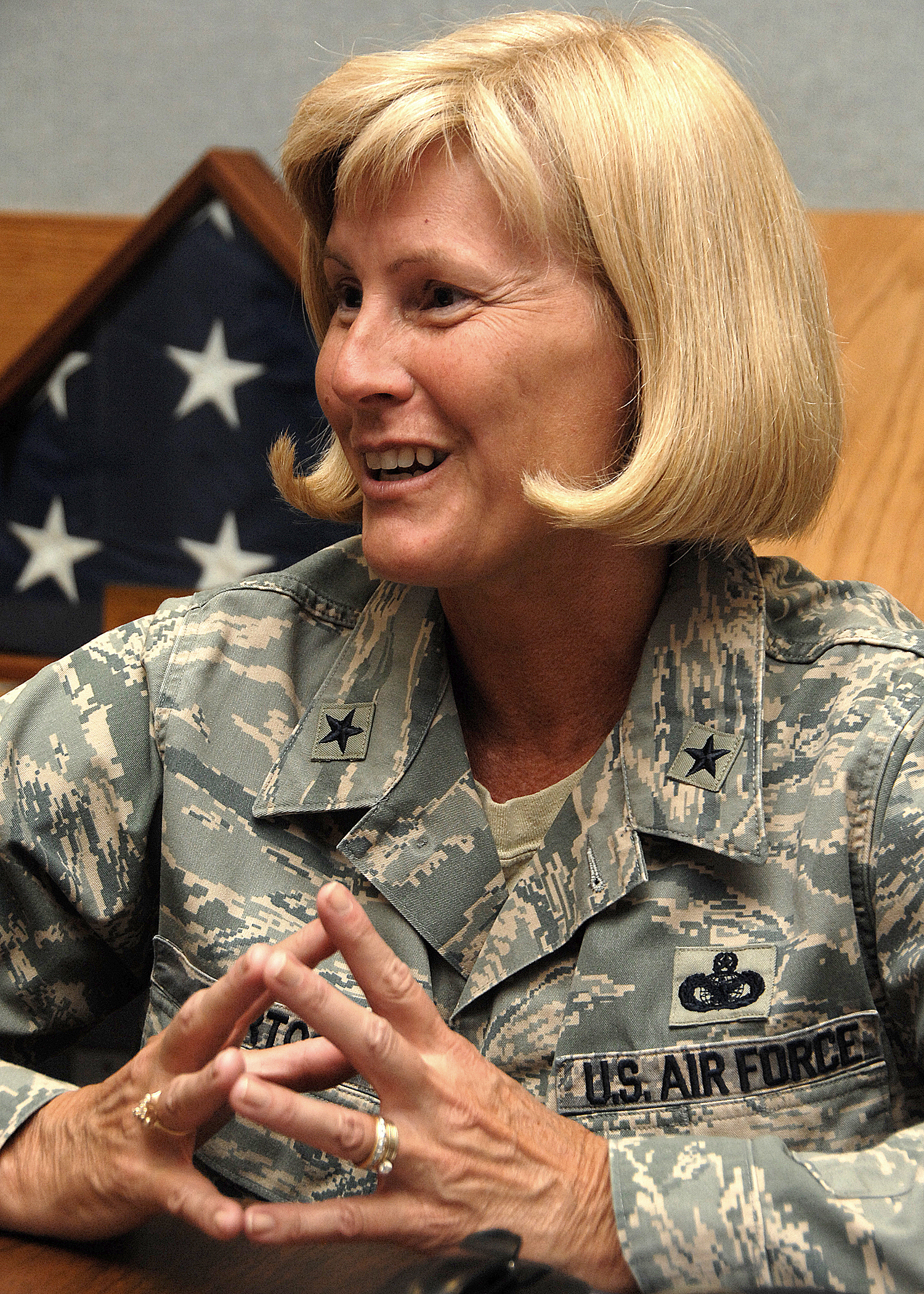 General Hertog discuss security forces