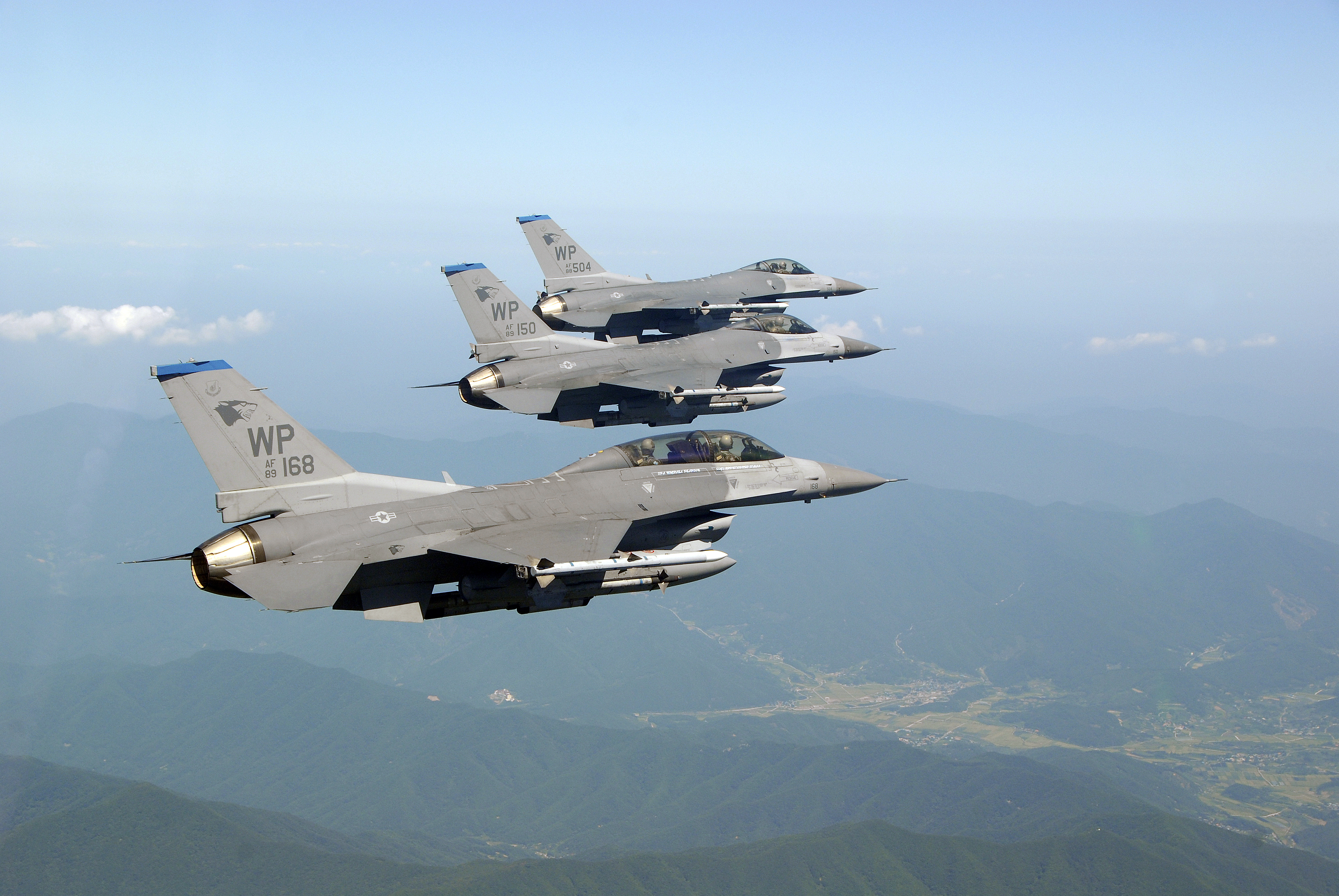 ROKAF Lt. Gen. Flies with Wolfpack