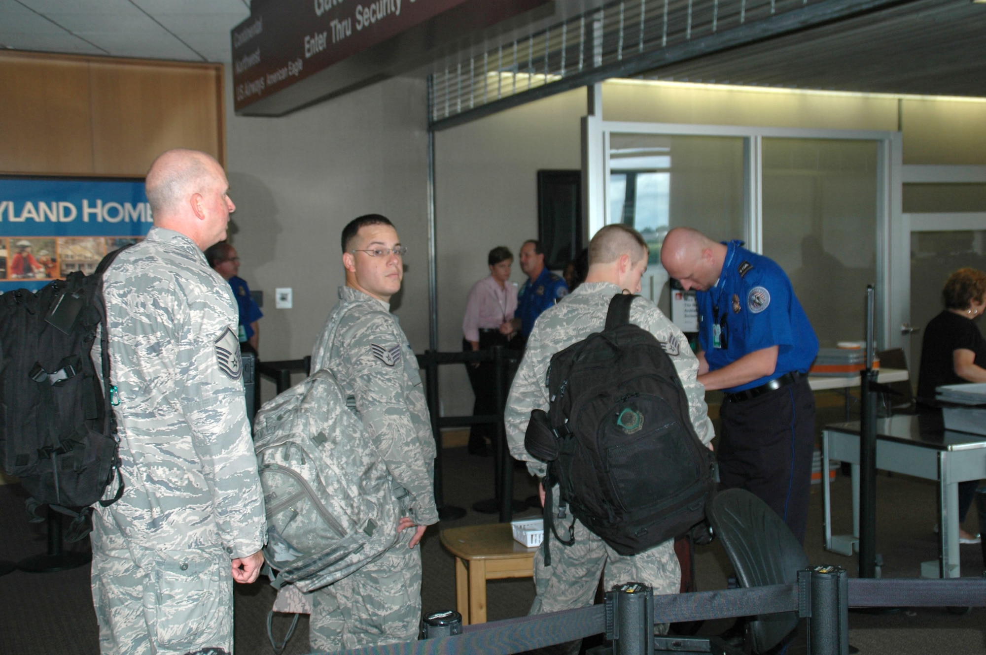Diverse group of aerial porters deploy > 315th Airlift Wing > Article ...