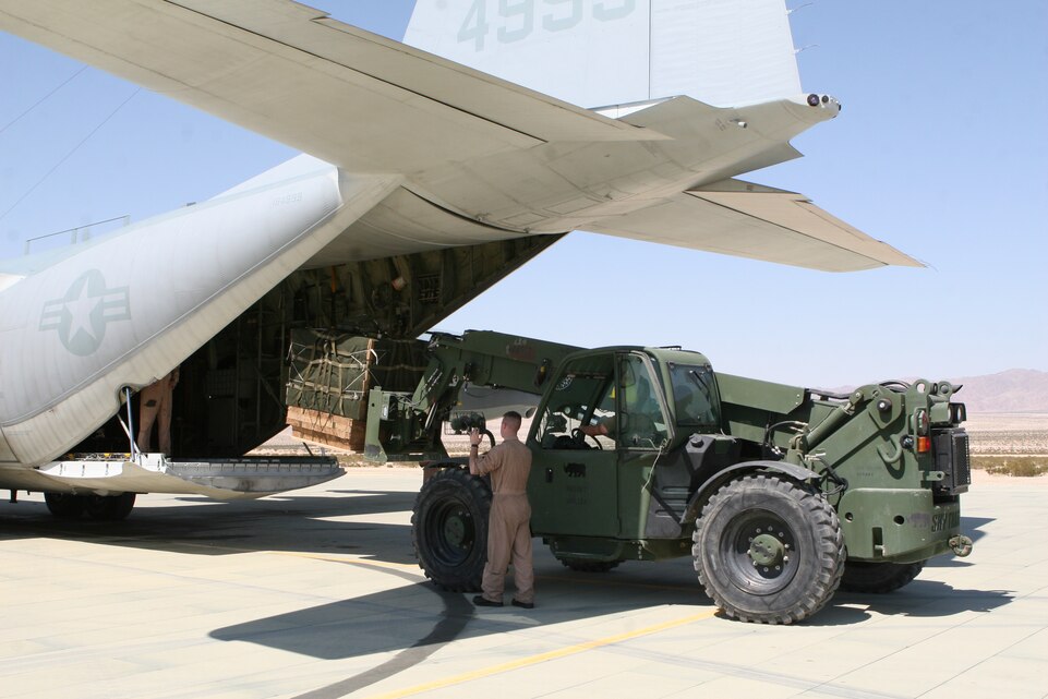 VMGR-234, MWSS-374 team up to support Mojave Viper > Marine Corps Air ...
