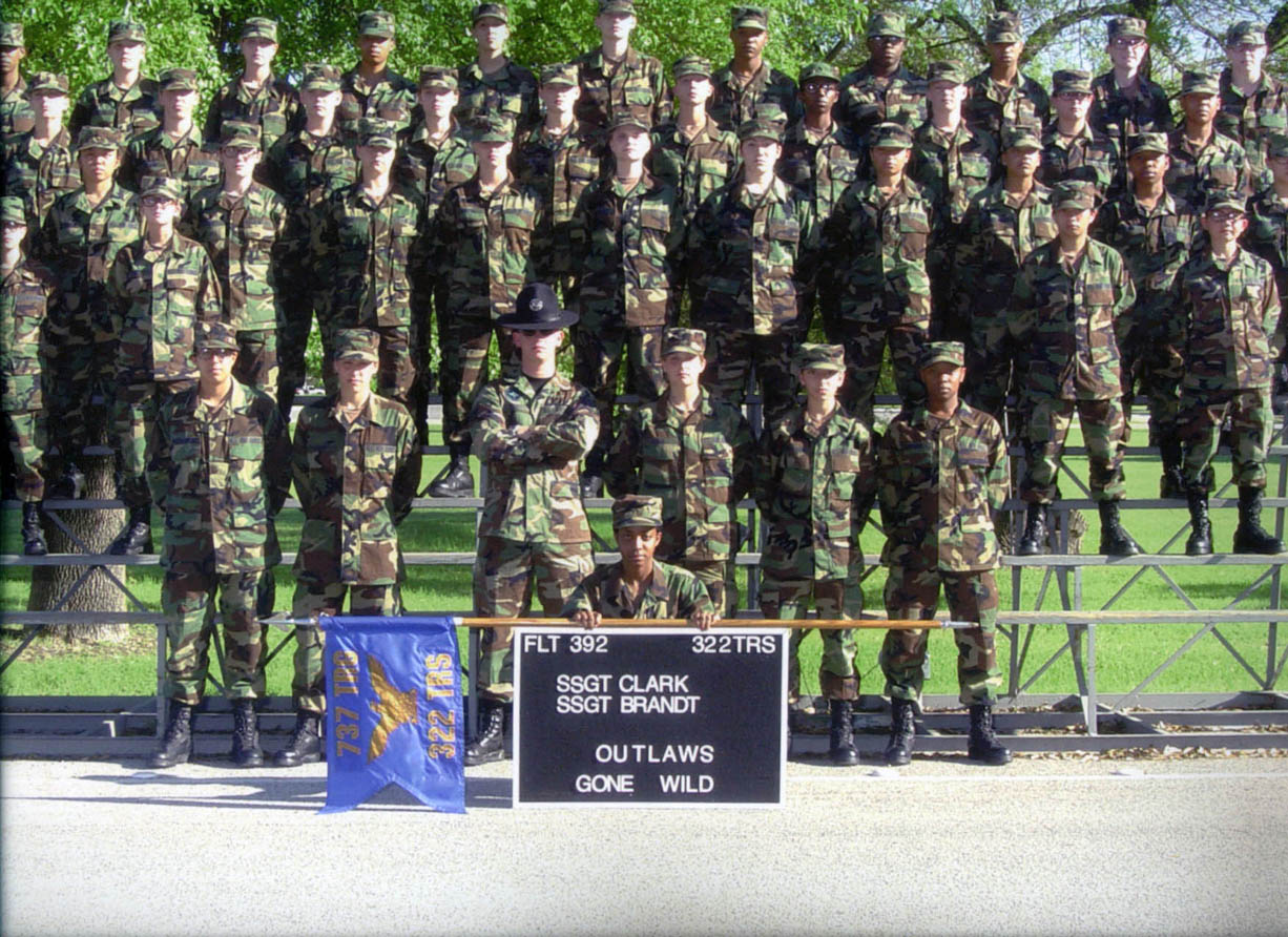 322 Flt 392 Apr 2004